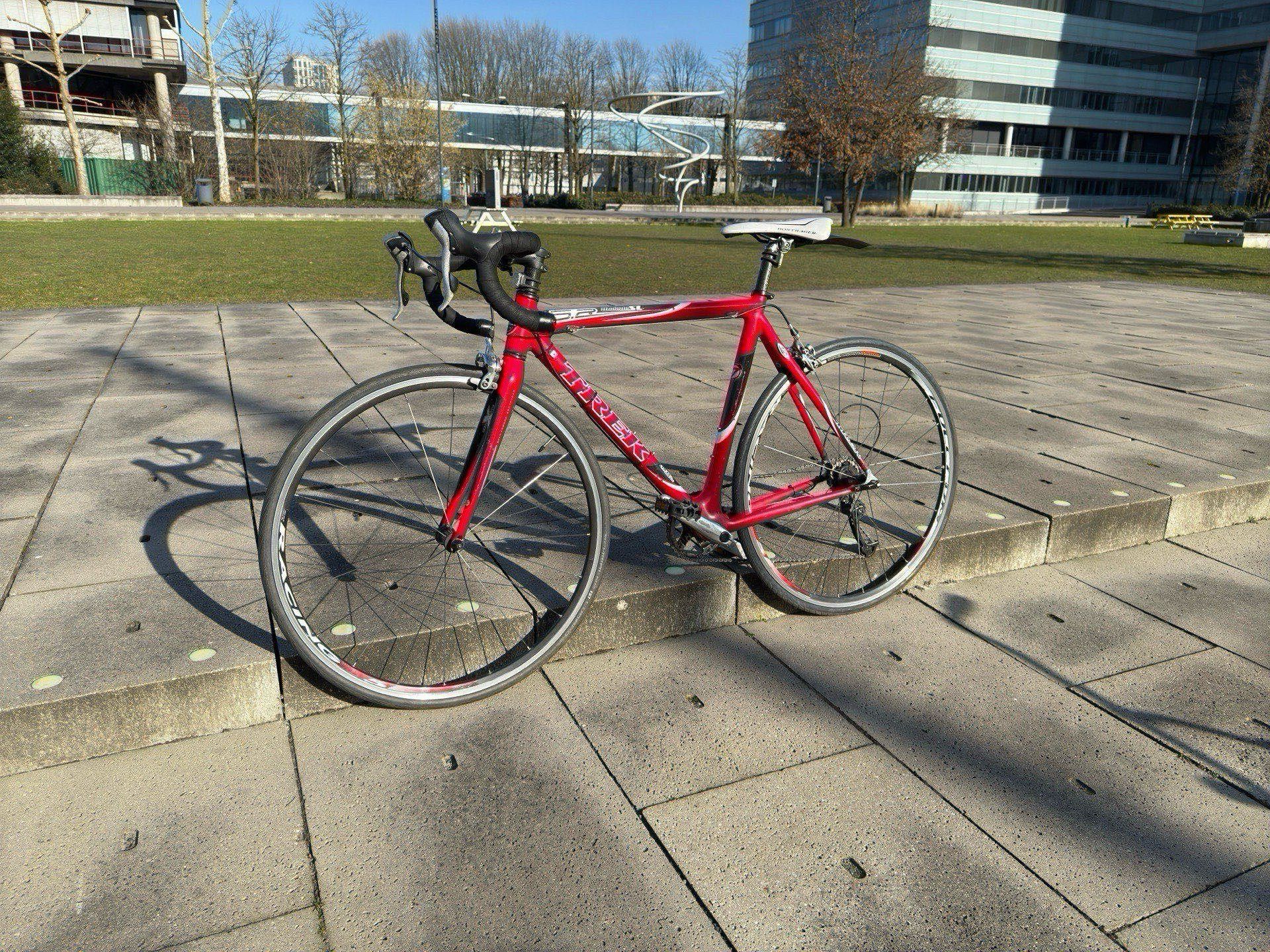 Trek Madone SL 5.2 used in 56 cm | buycycle