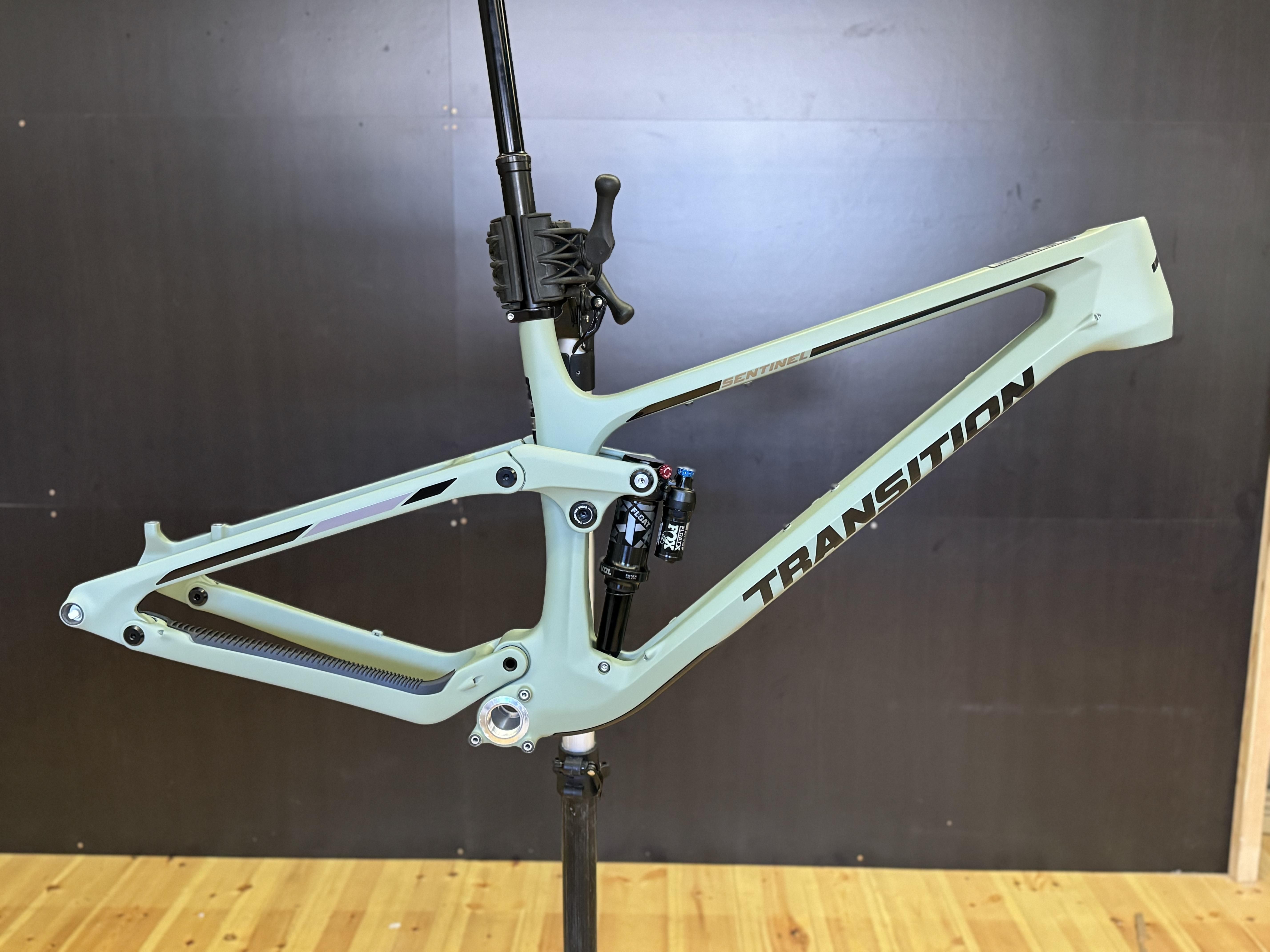 Transition SENTINEL CARBON FRAMESET used in L | buycycle