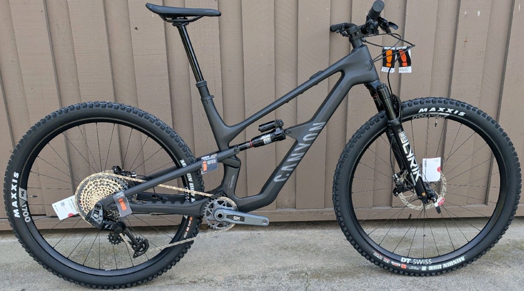Canyon Spectral CF 9 used in L | buycycle