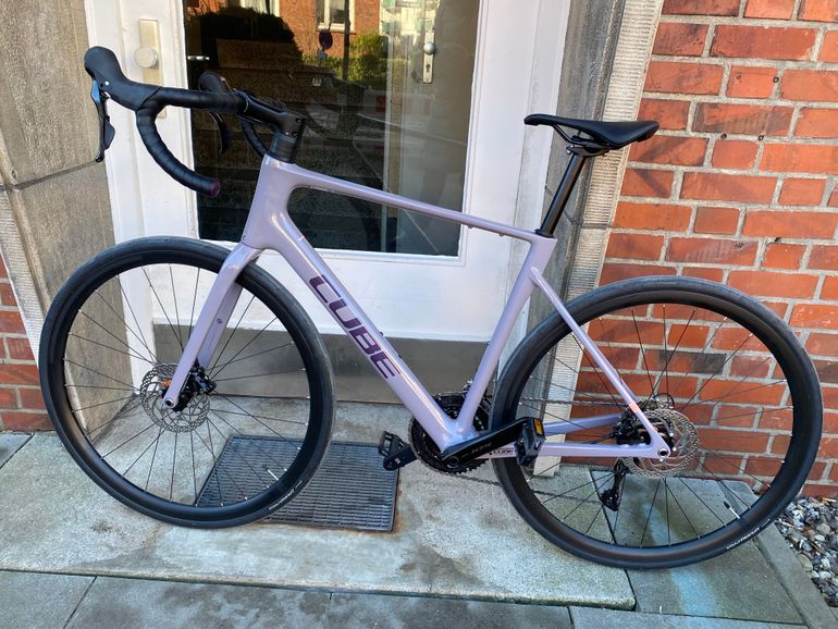 CUBE ATTAIN C:62 RACE begagnad i 56 cm | buycycle