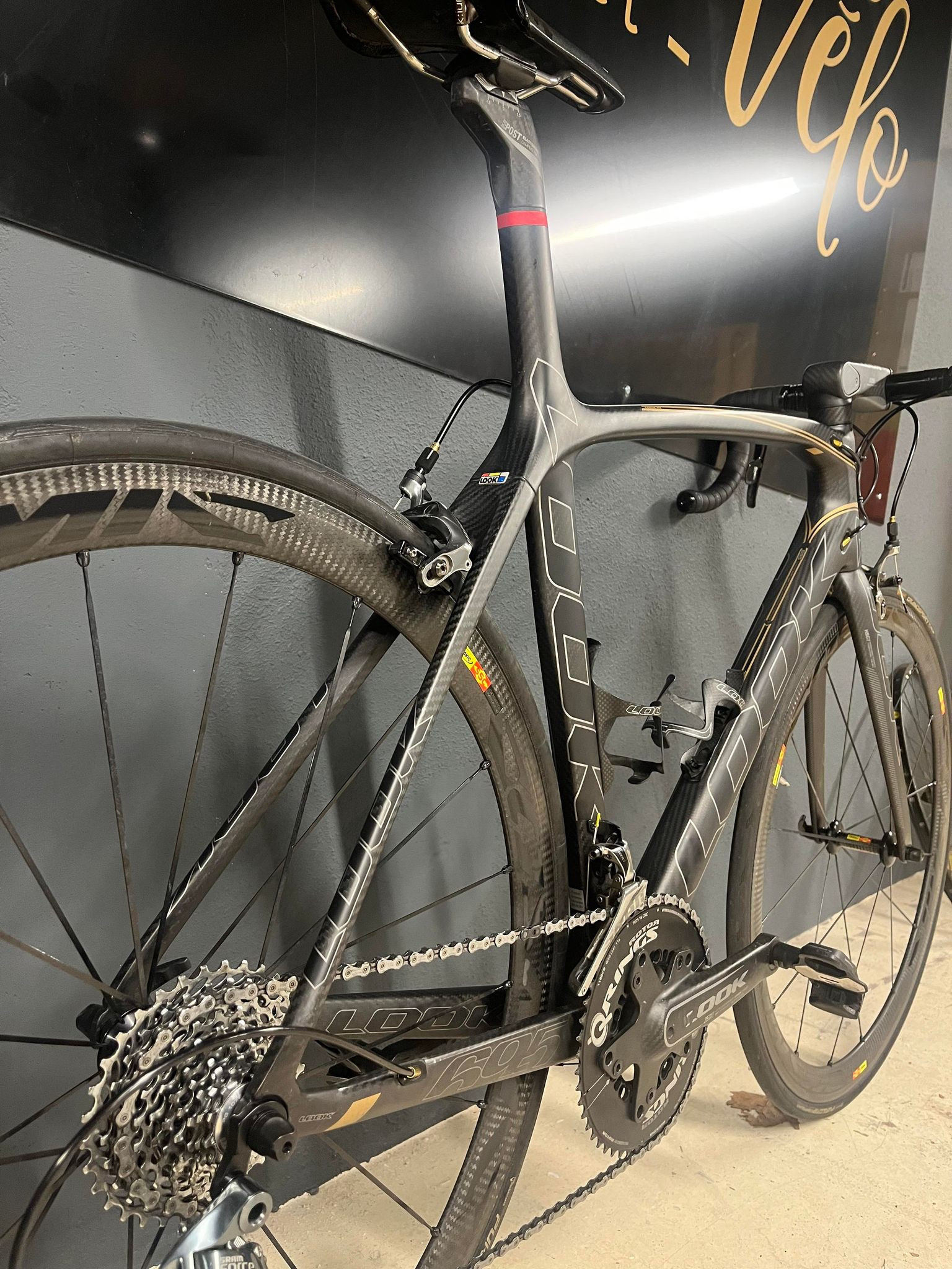 Look 695 pack black used in M | buycycle