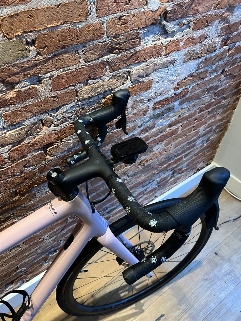 Specialized Aethos Pro - SRAM Force eTap AXS used in 58 cm | buycycle USA