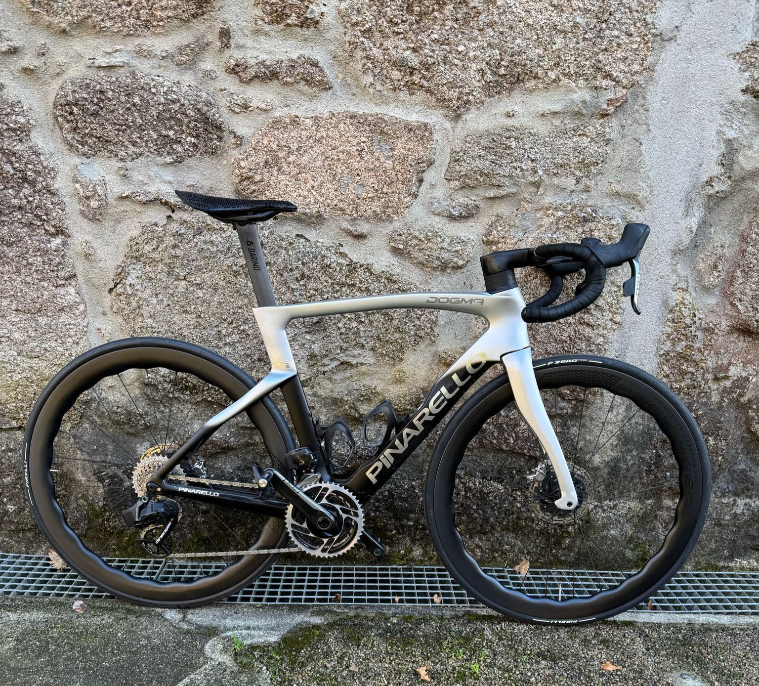 Pinarello DOGMA F RED ETAP AXS Disc used in 54 cm | buycycle