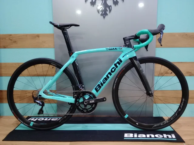 Bianchi Oltre XR4 Disc Ultegra Di2 gebruikt in 53 cm | buycycle