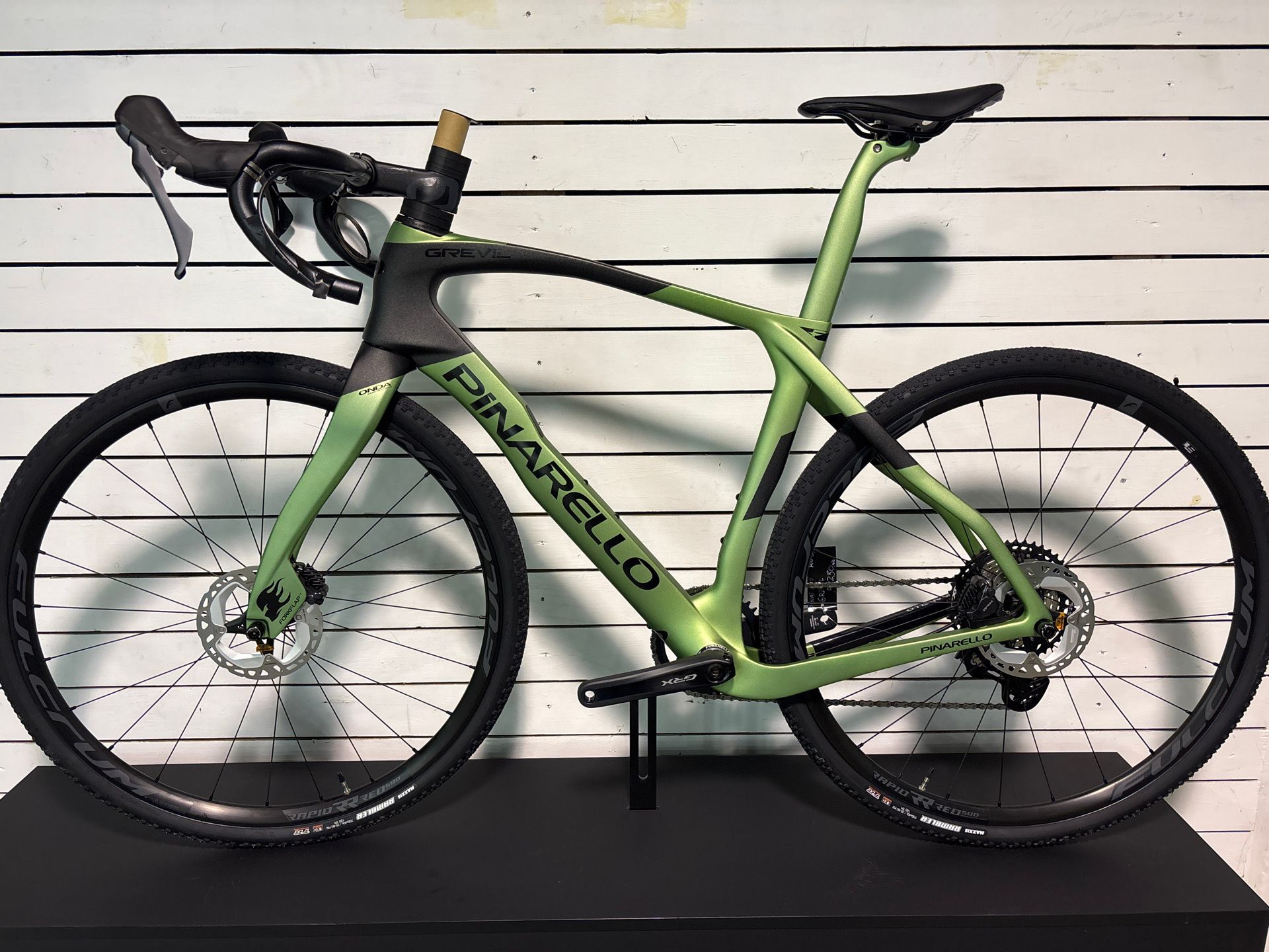 Pinarello GREVIL F7 - SHIMANO GRX 820 used in M | buycycle