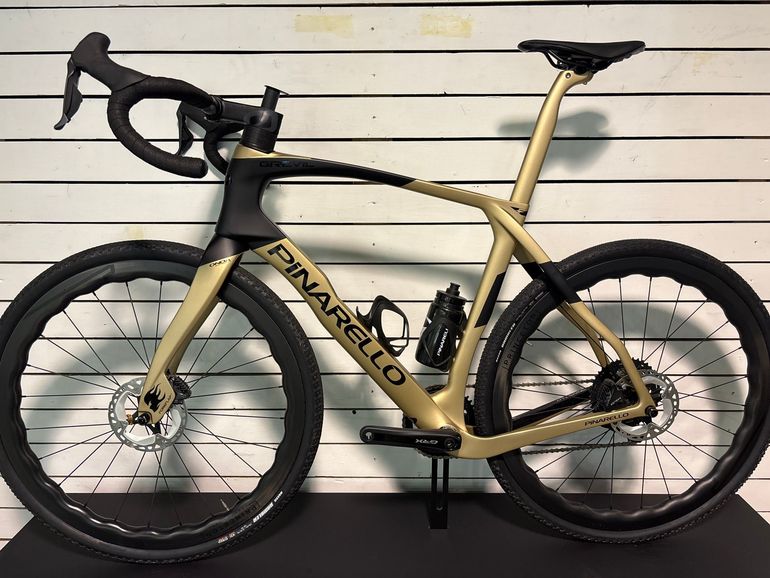Pinarello GREVIL F9 - SHIMANO GRX Di2 used in XL | buycycle