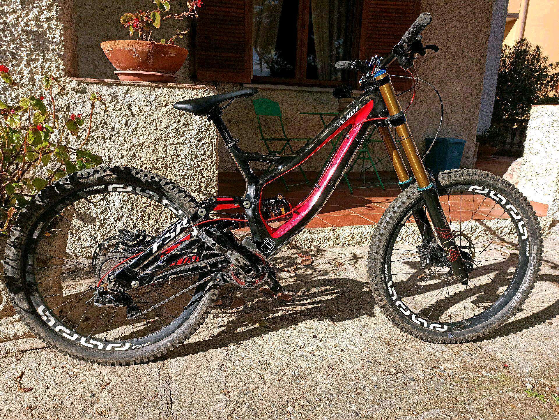 Specialized demo 8 carbon swords used in M | buycycle