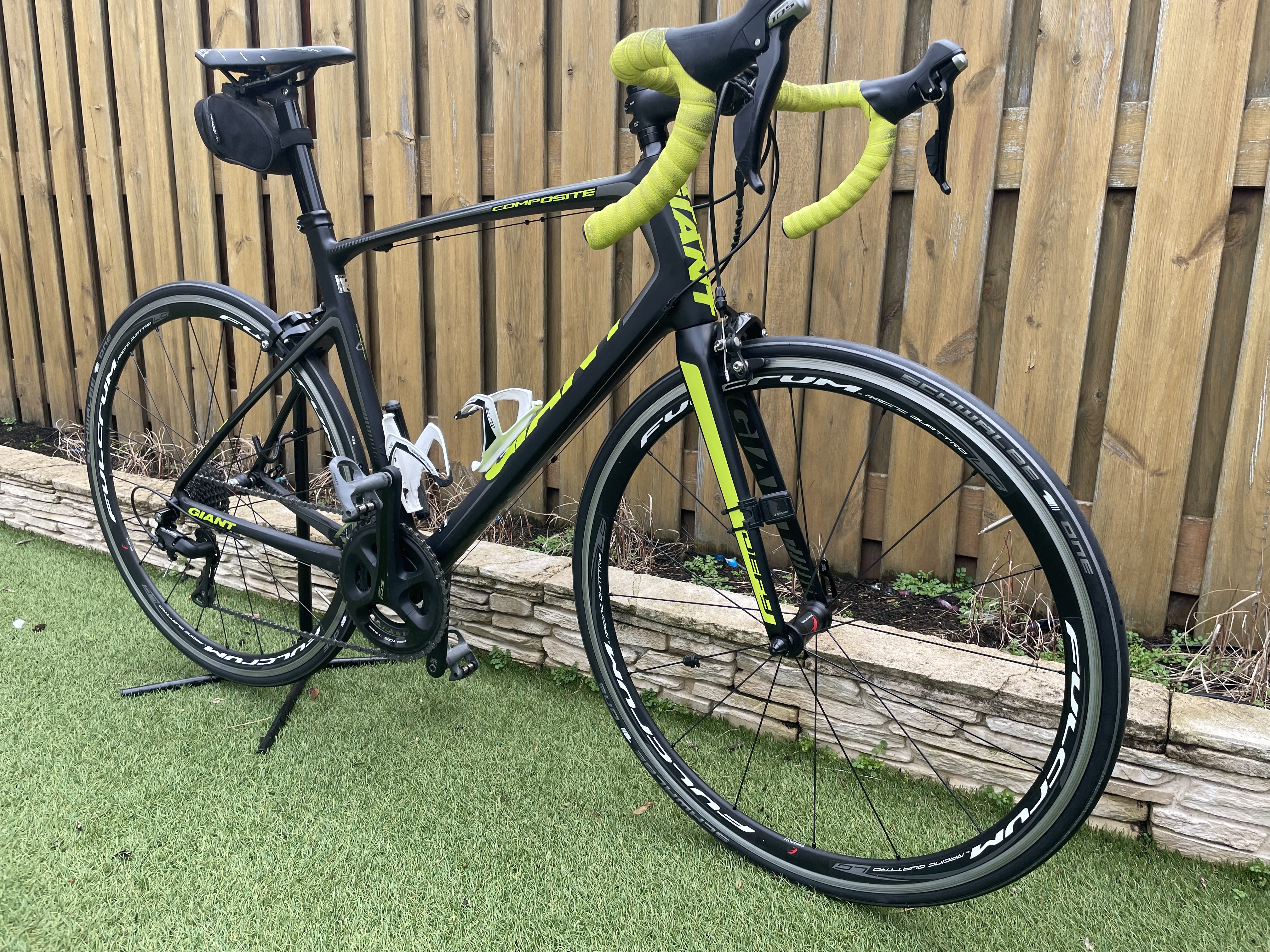 Giant Defy Composite 3 used in 58 cm | buycycle