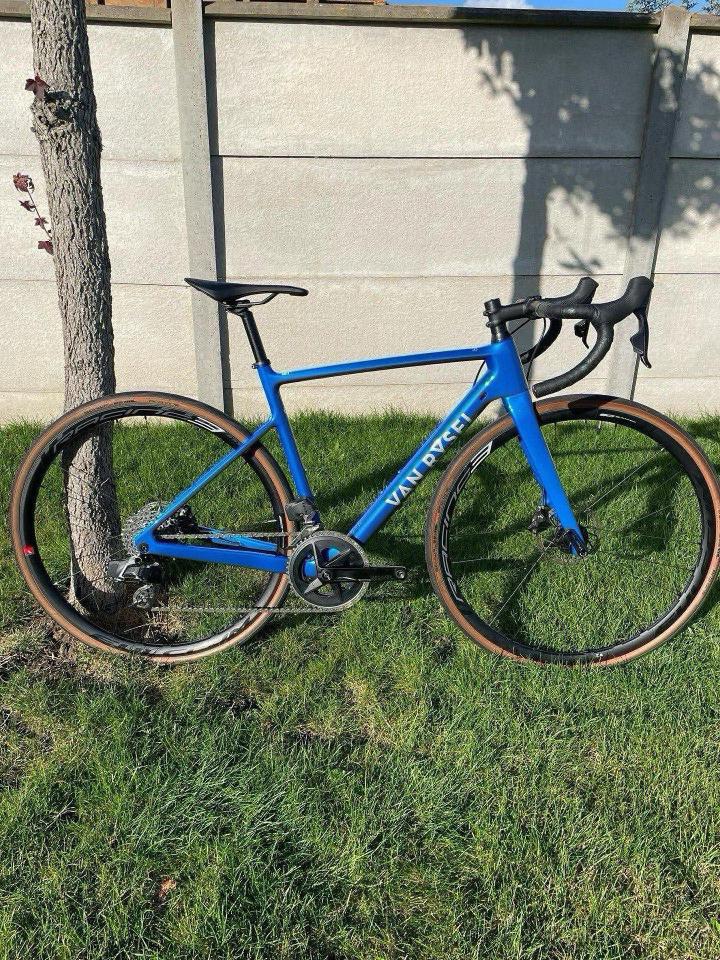 Van rysel 12-Speed Road Bike NCR CF Rival AXS eTap usado em SM | buycycle