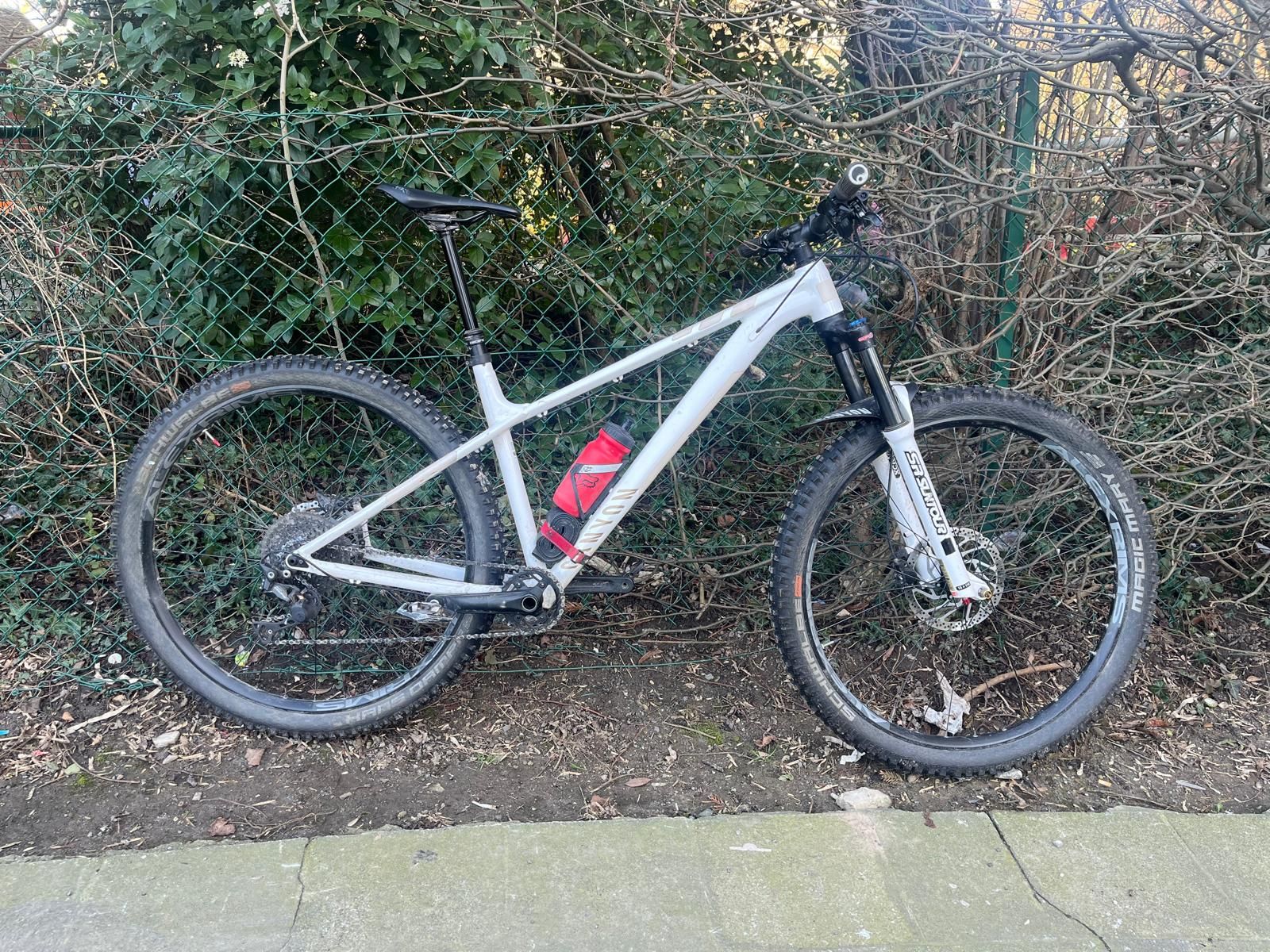 Canyon Stoic 2 used in L | buycycle