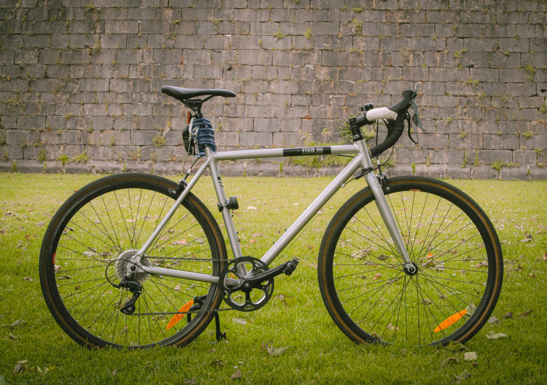 FIXIE Inc. Floater Race 8S Street Flatbar used in M | buycycle