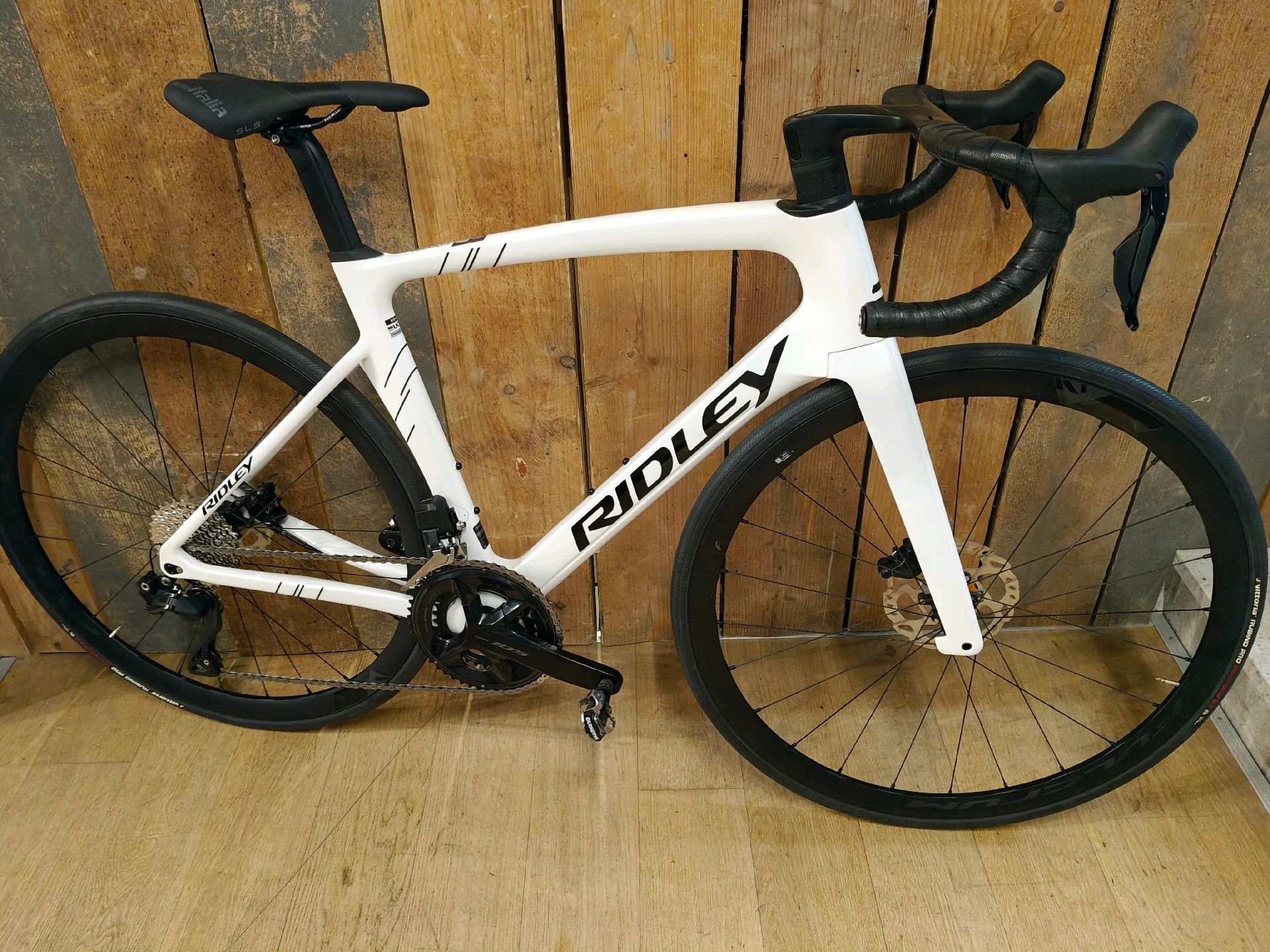 Ridley Noah Disc - Shimano 105 DI2 // 2x12s usado em S | buycycle