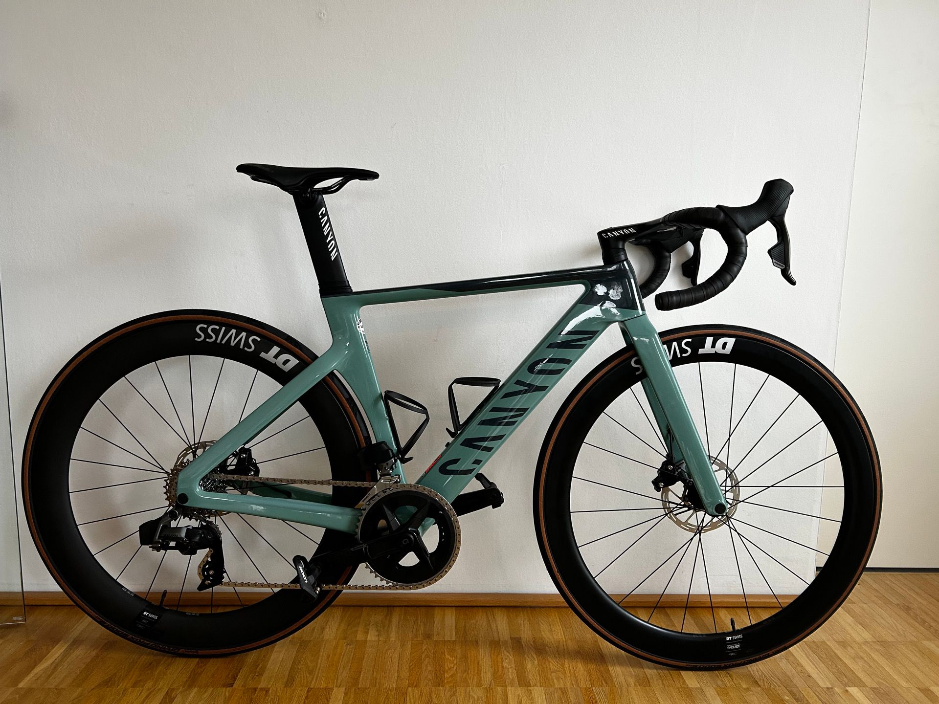 Canyon Aeroad CF SLX 7 Disc eTap gebruikt in XS | buycycle