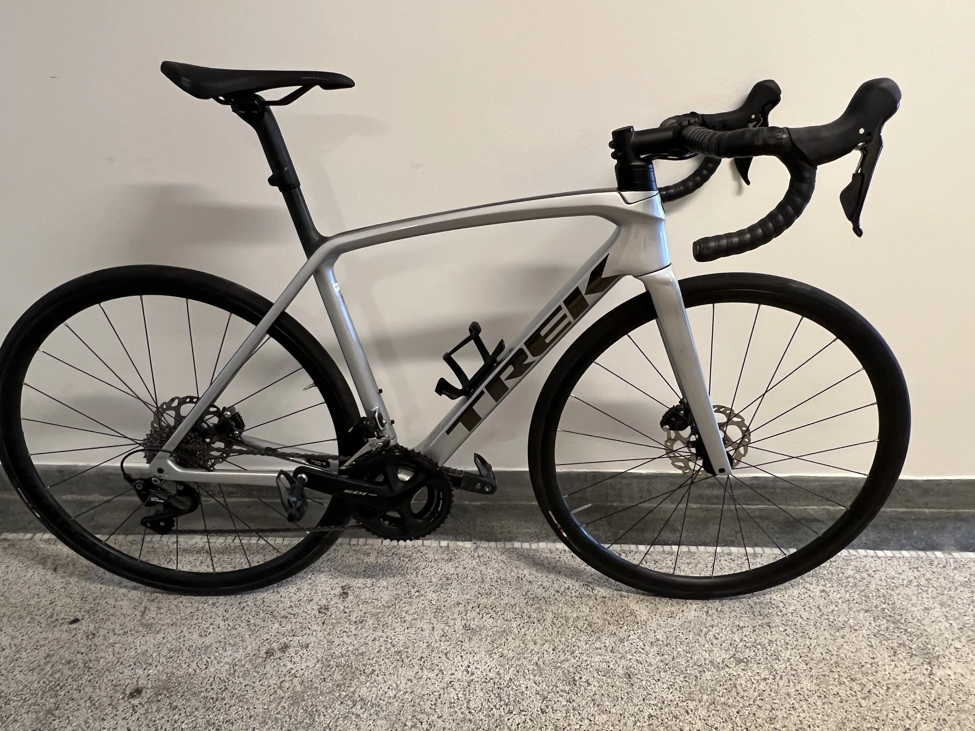 Trek Émonda SL 5 Disc used in 54 cm | buycycle