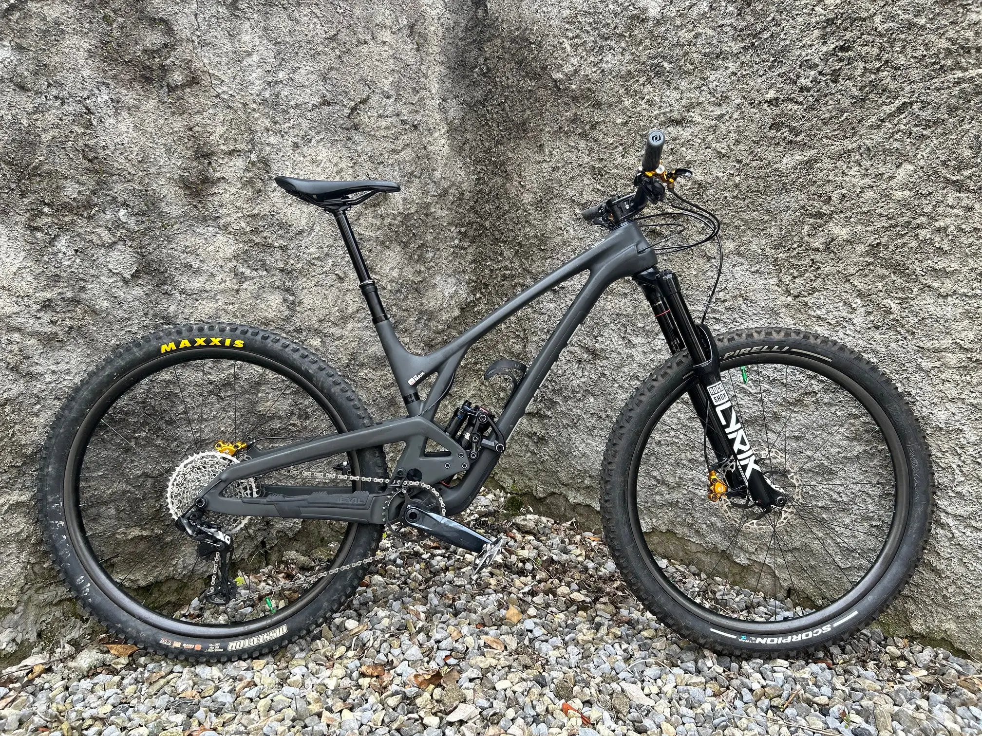 Evil Offering / X01 I9 Hydra gebraucht kaufen M | buycycle