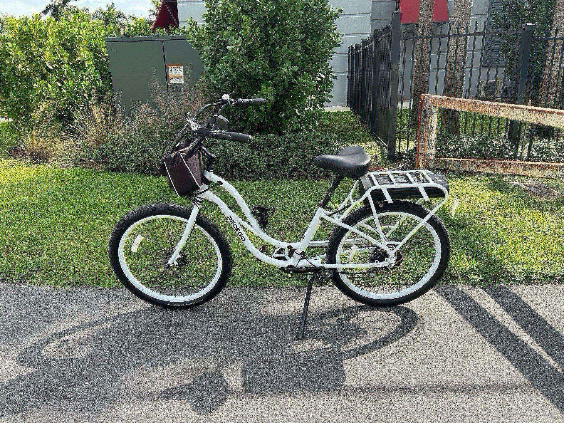 Pedego Interceptor 26” 48/10 Step-thru used in 48 cm | buycycle