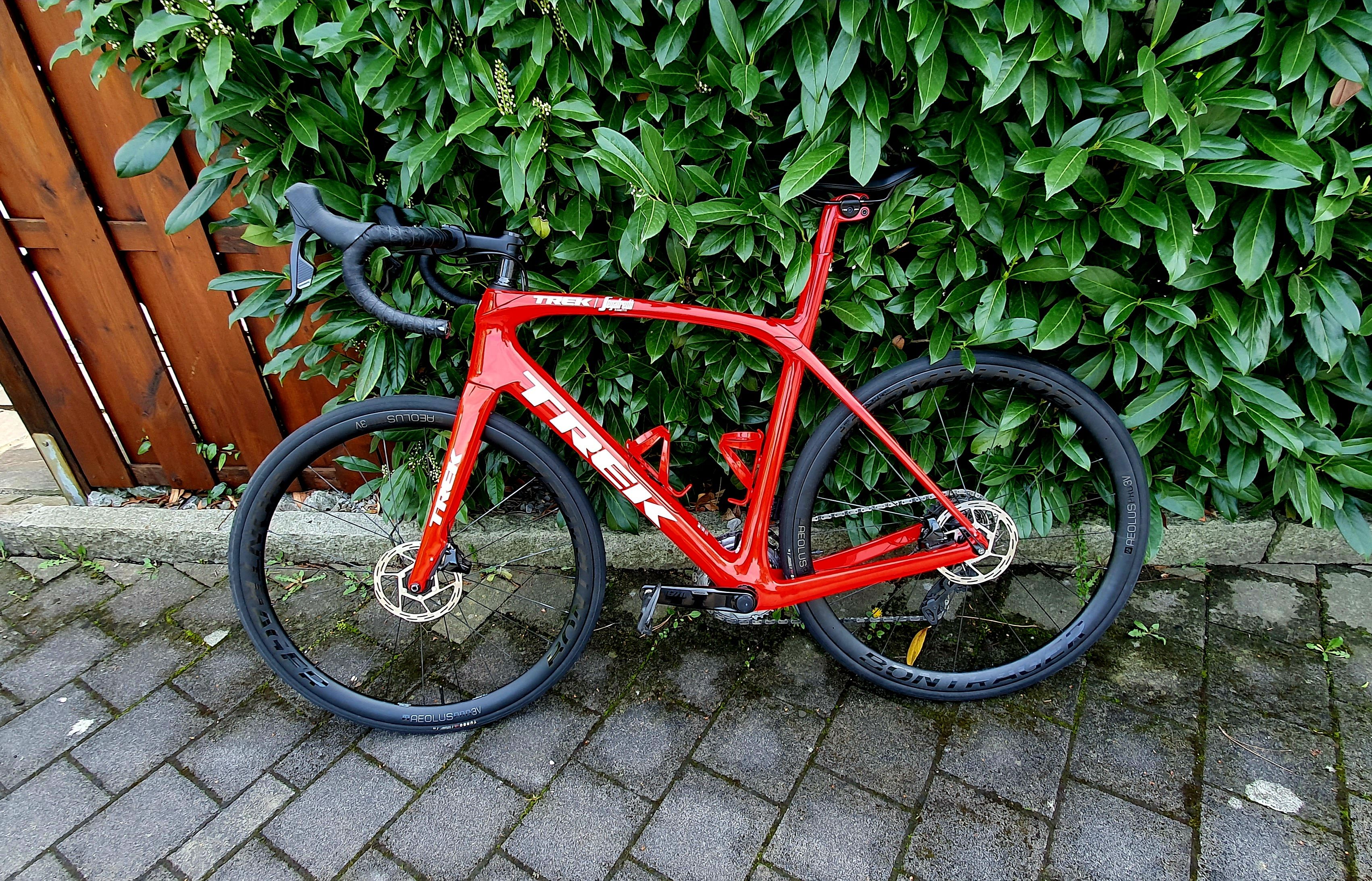 Trek Domane SLR 6 eTap Gen 3 used in 56 cm | buycycle