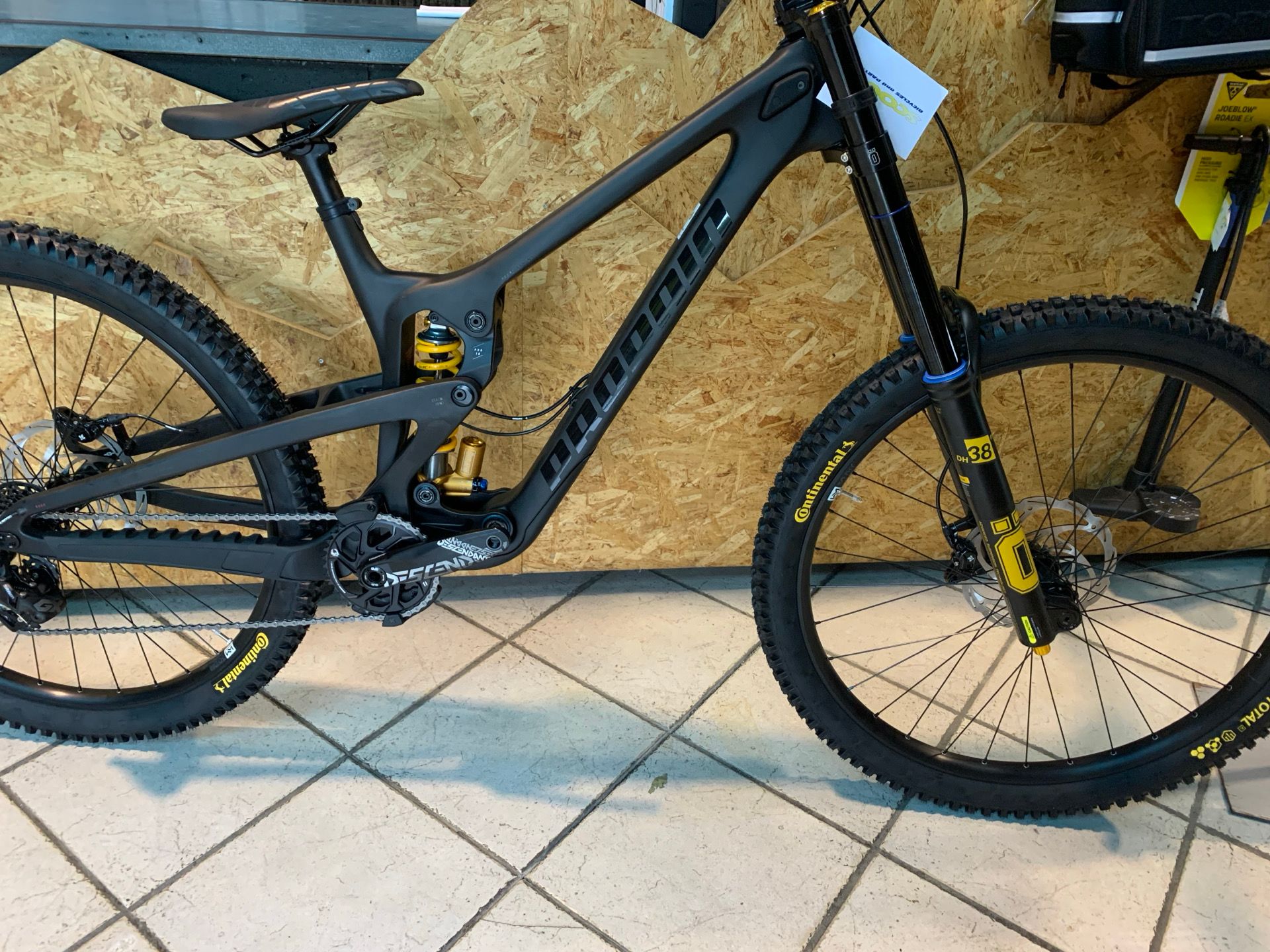 Propain RAGE 3 CF 2025 Ohlins brugt i L | buycycle