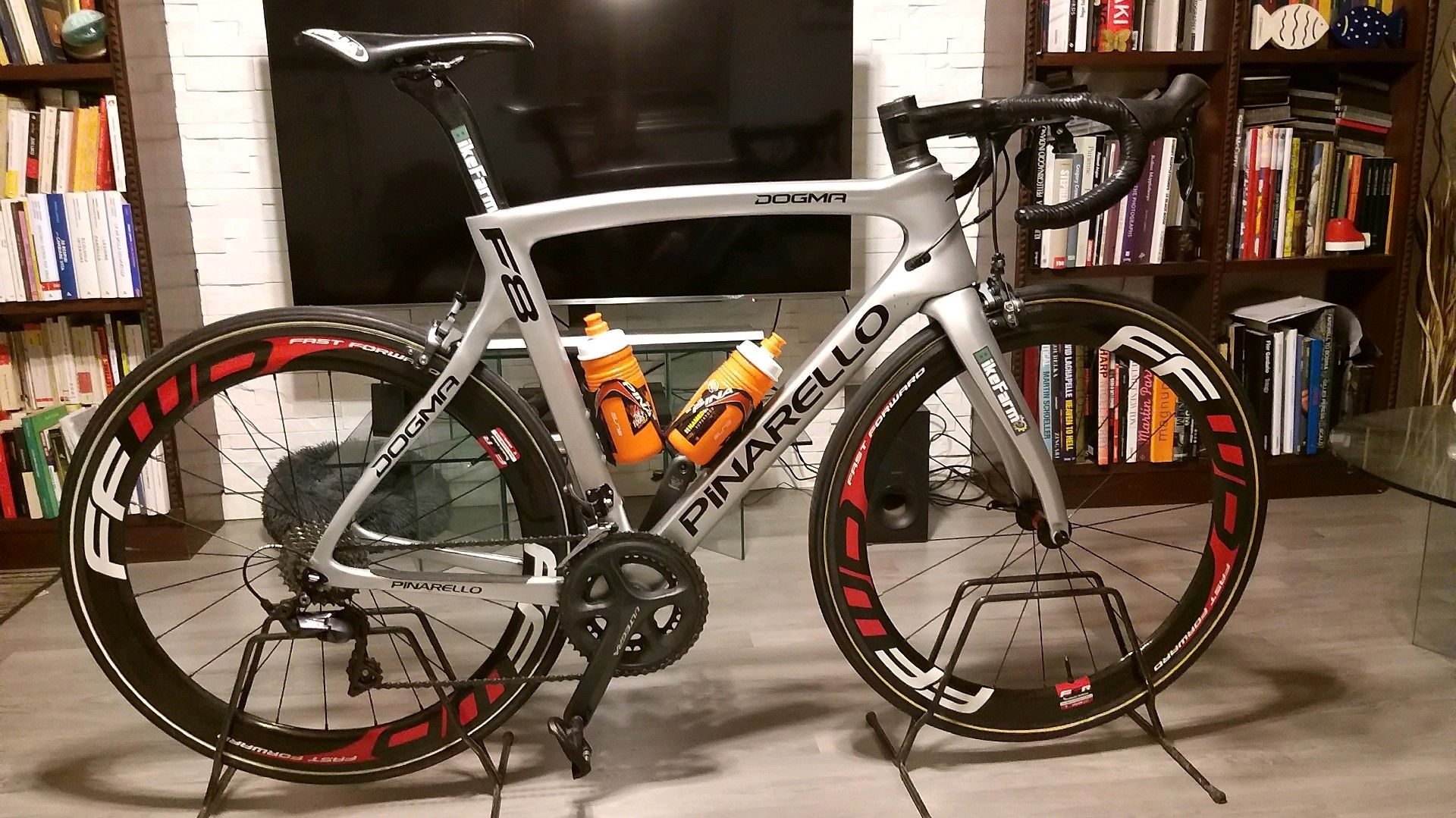Pinarello F8 used in 56 cm | buycycle