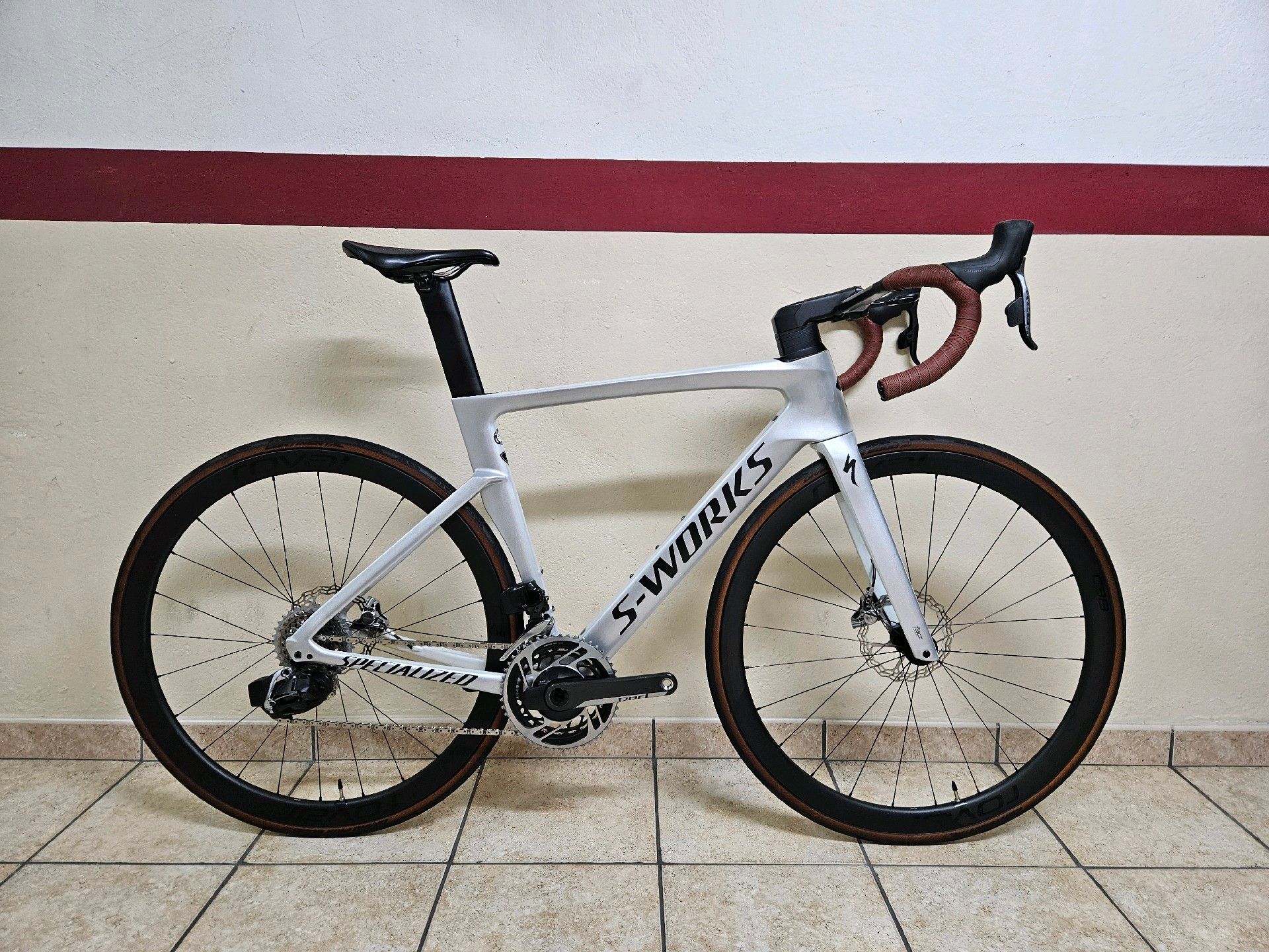 Specialized S-Works Venge Disc - SRAM Red eTap AXS used in 54 cm | buycycle