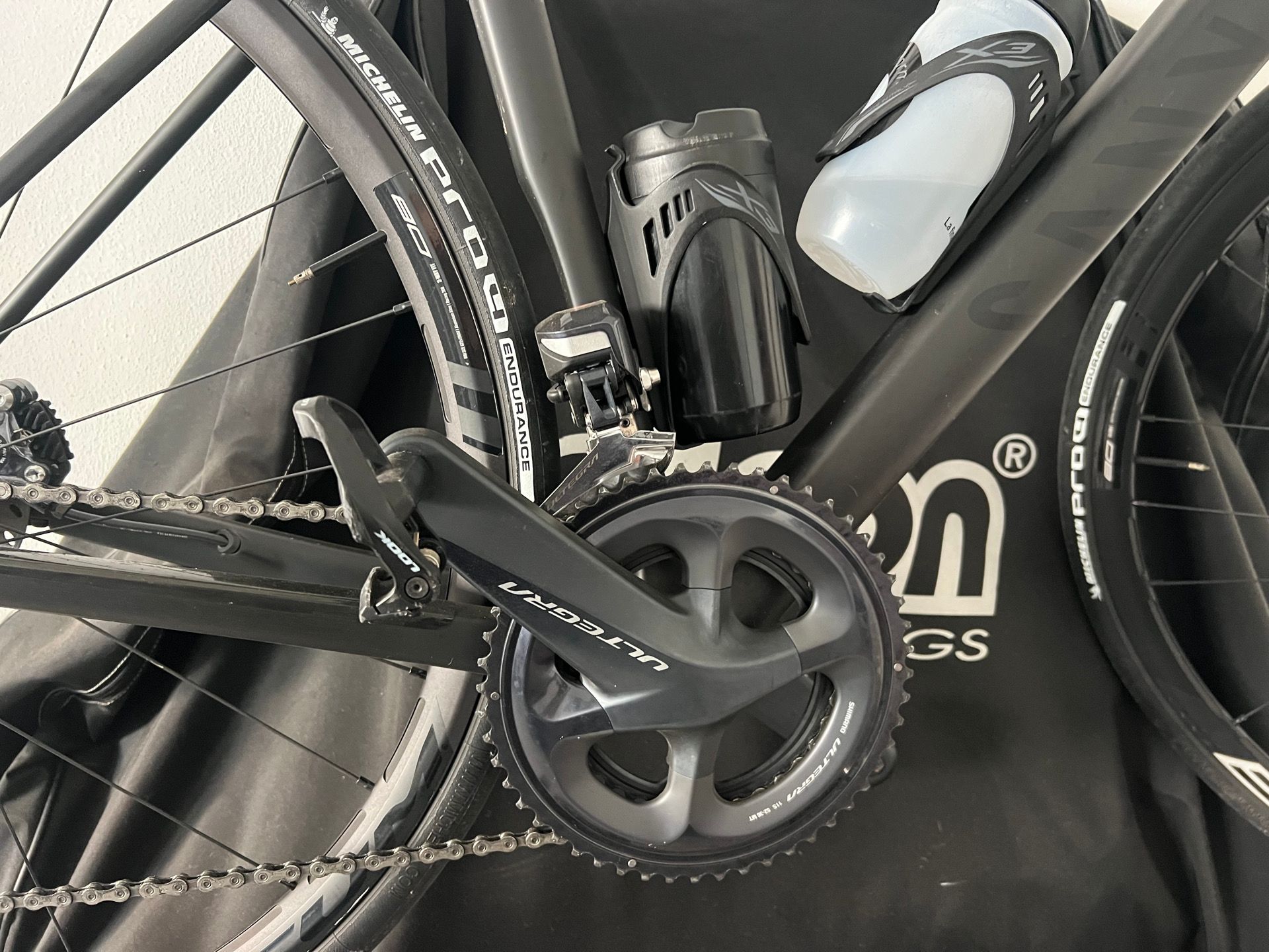 Canyon Ultimate CF SL Disc 8.0 Di2 used in XS | buycycle