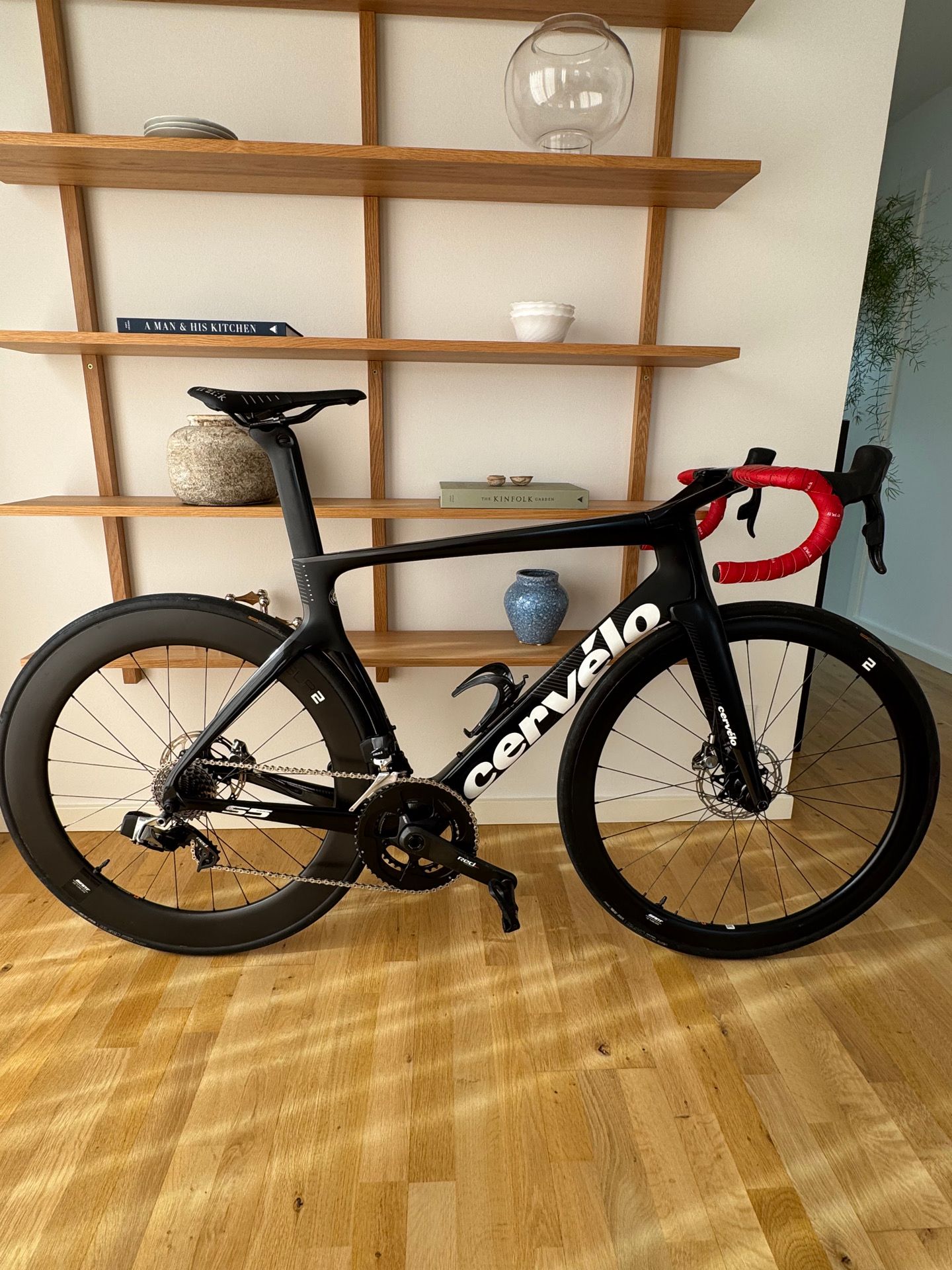 Cervélo S5 Red eTAP AXS Disc used in 56 cm | buycycle