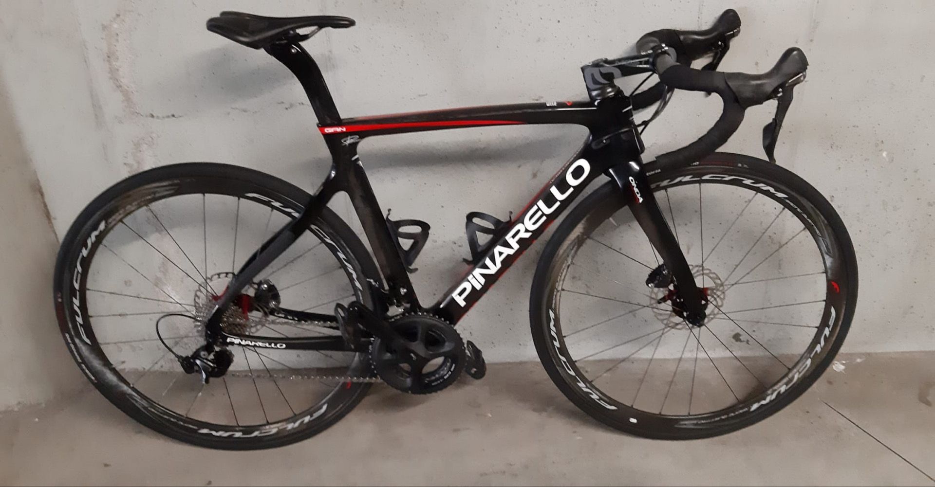 Pinarello GAN Disk 105 Bike used in 52 cm | buycycle