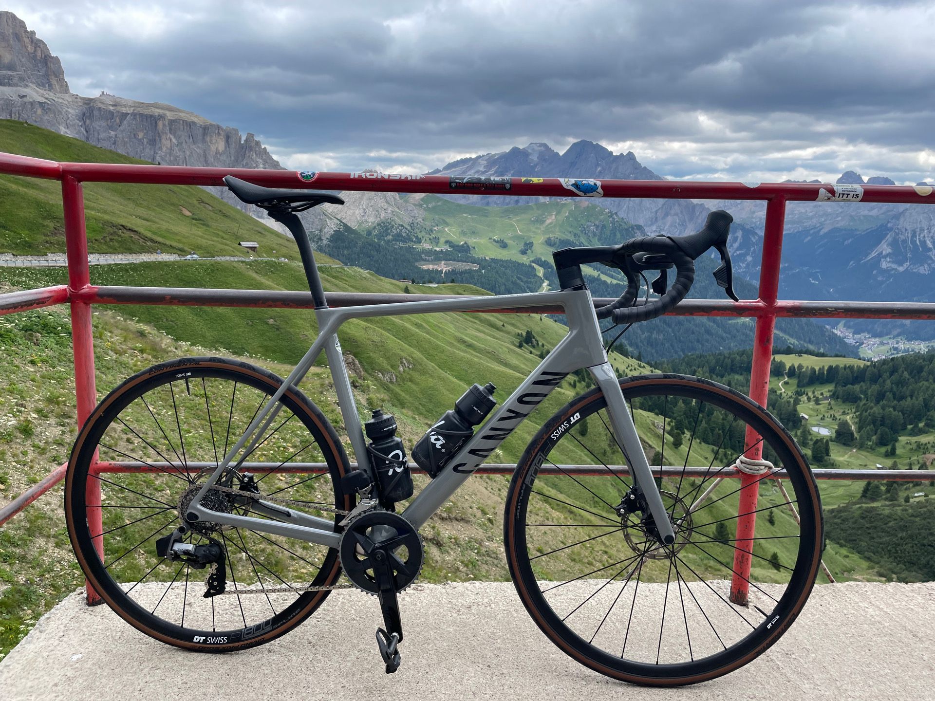 Canyon Ultimate CF SL 7 Disc eTap used in L | buycycle