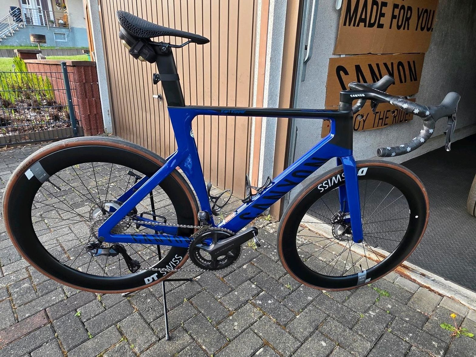 Canyon Aeroad CF SLX 8 Disc Di2 used in L | buycycle
