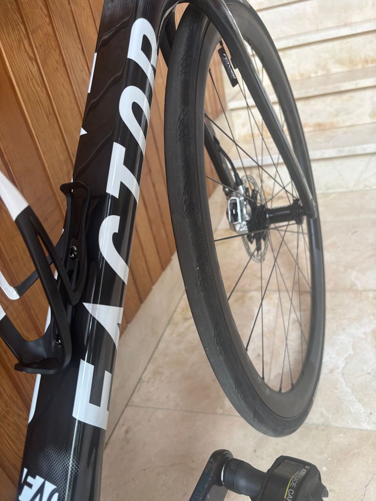 Factor O2 Van 2025 Frameset 2025