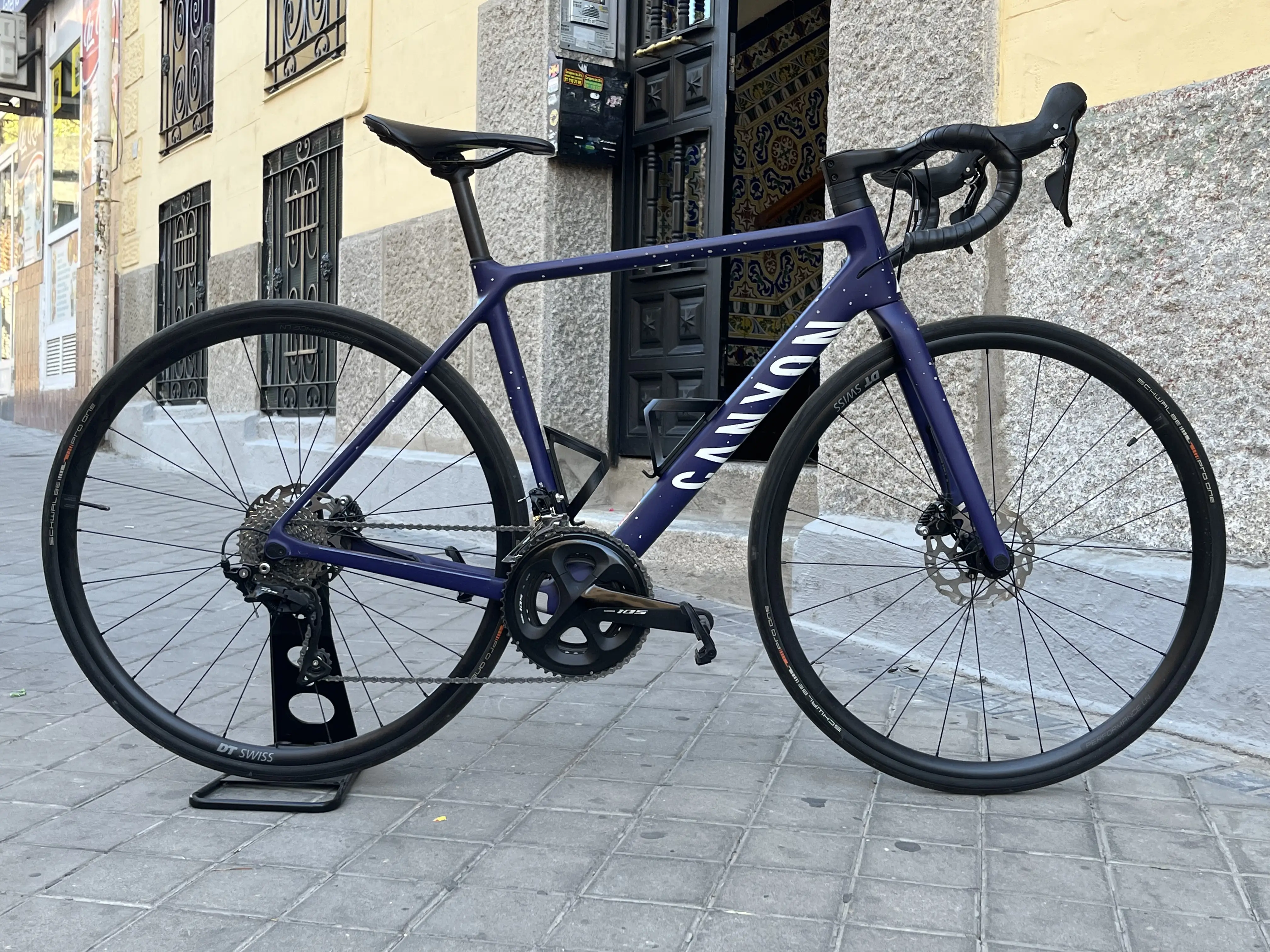 Canyon Ultimate CF SL 7 WMN Disc used in SM | buycycle