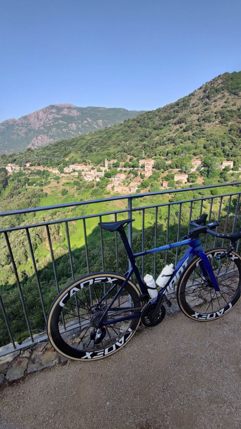 Giant Propel SRAM Red eTap AXS 2025