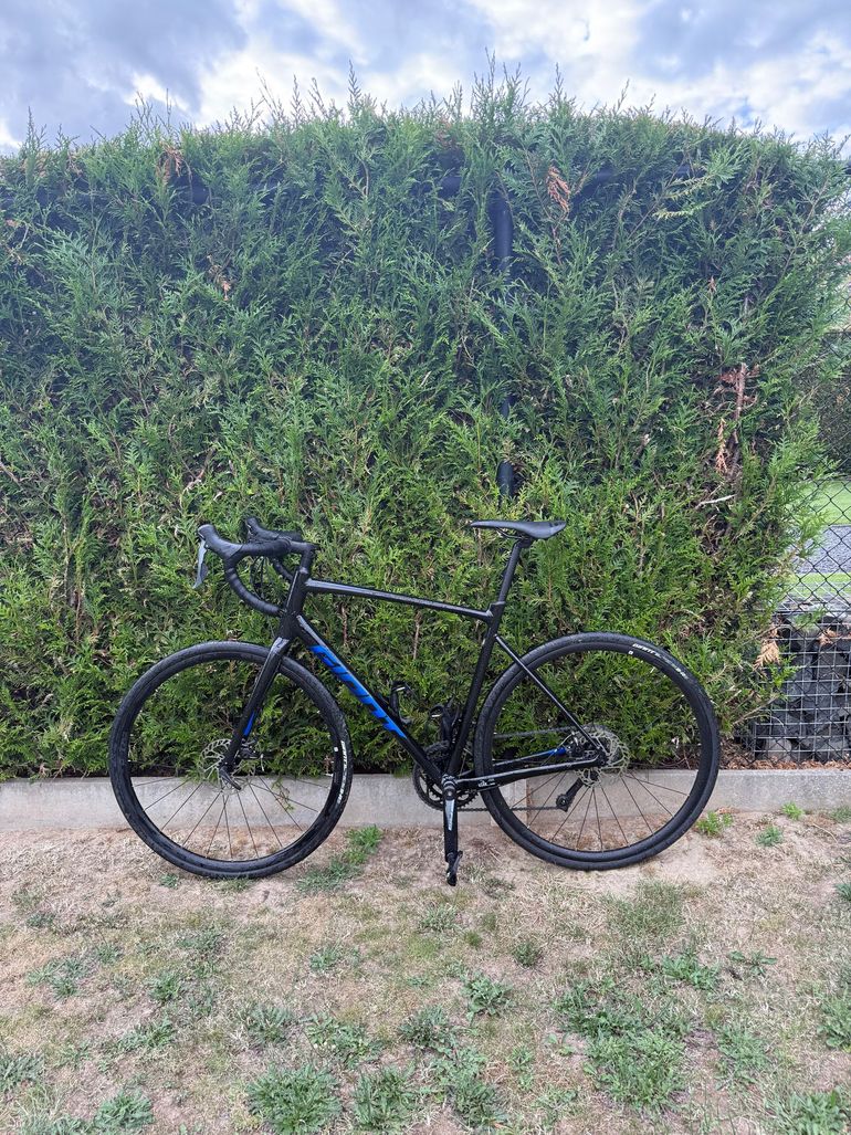 Giant Contend Shimano Sora 2023