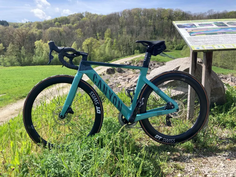 Canyon Aeroad CF SLX 7 Disc eTap used in XS | buycycle