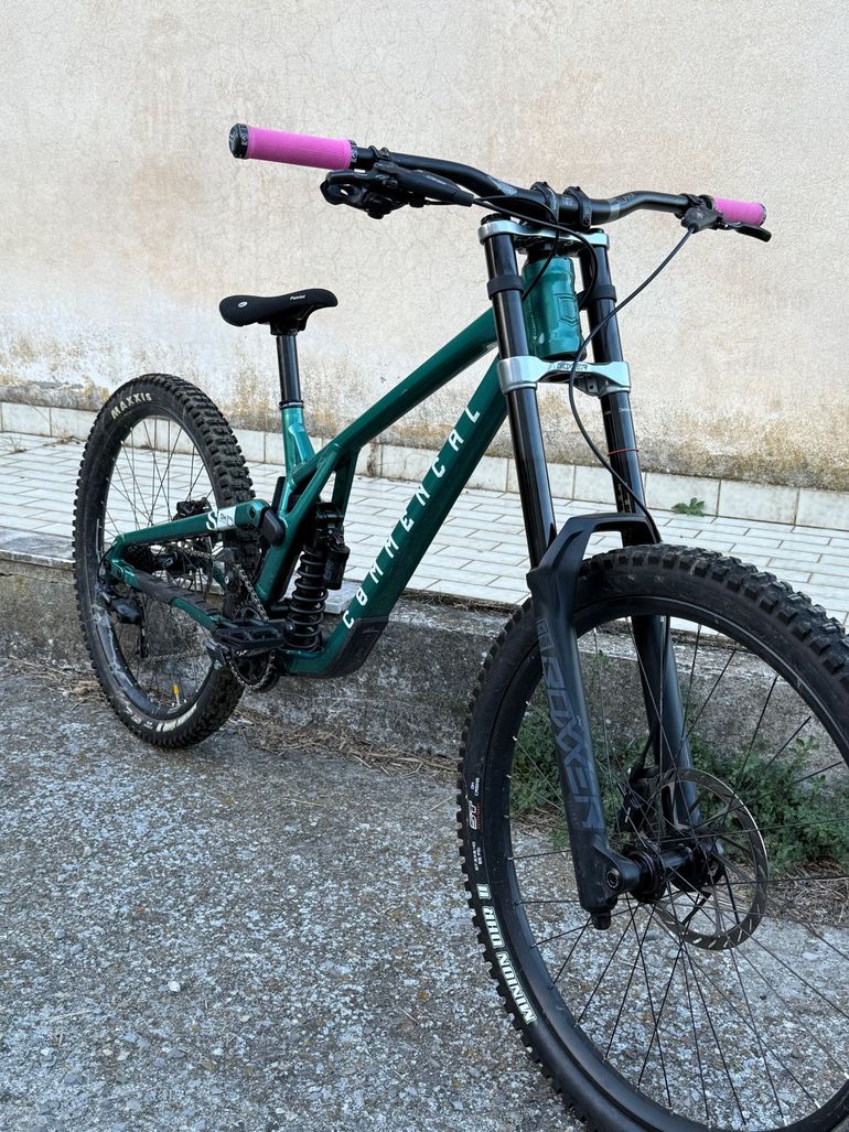 Commencal SUPREME DH V5 2023