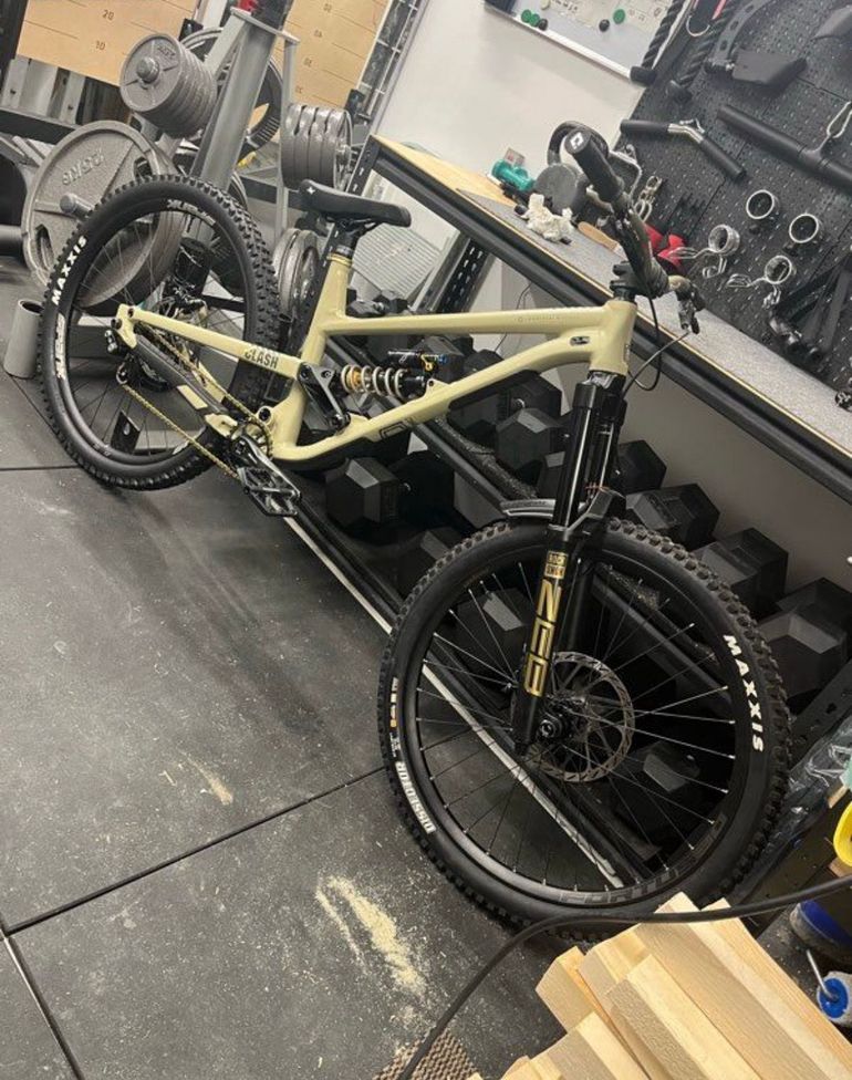 Commencal Clash Single Speed / Fixed Gear 2021
