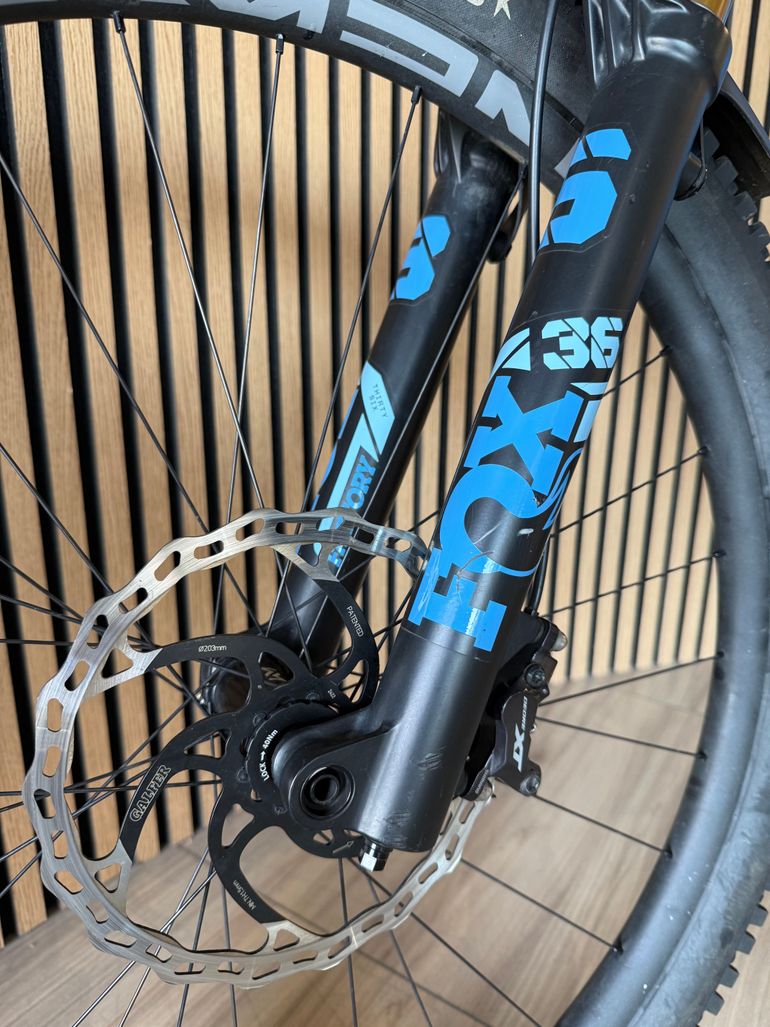 Pivot SHUTTLE AM Pro X0 Eagle Transmission 2024 2024