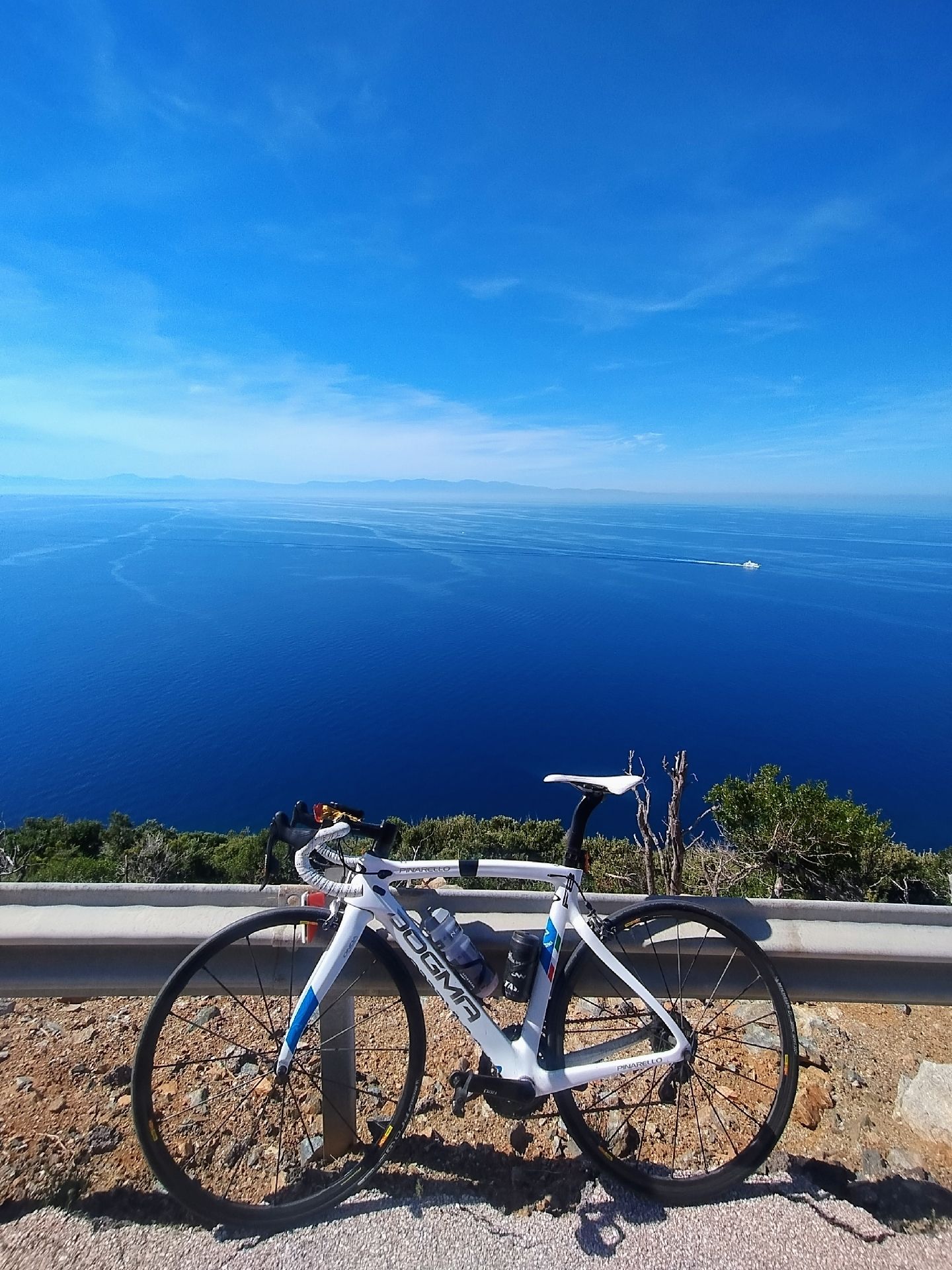 Pinarello Dogma SRAM Red eTap 2015