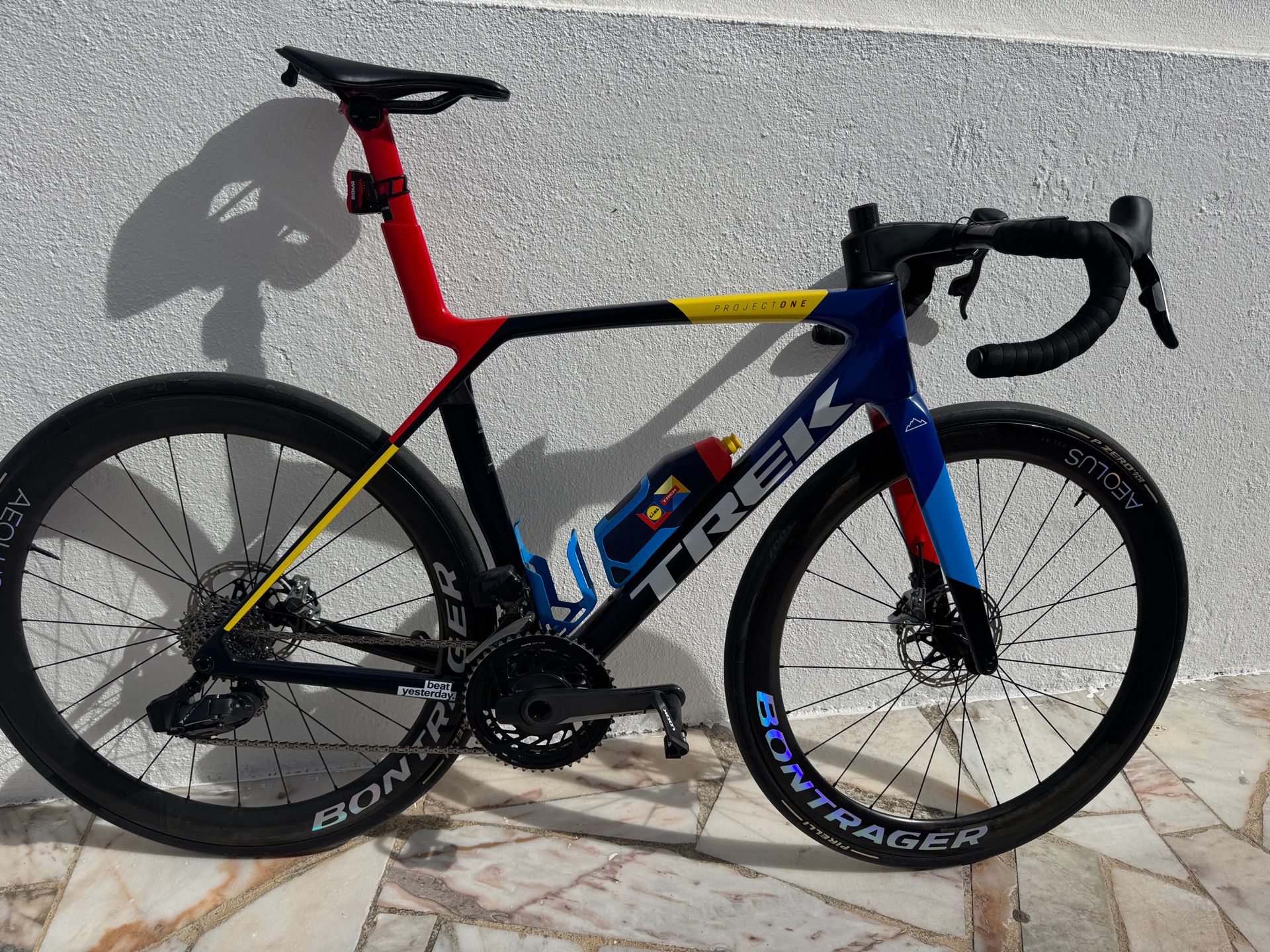 Trek Madone SRAM Red eTap AXS 2024