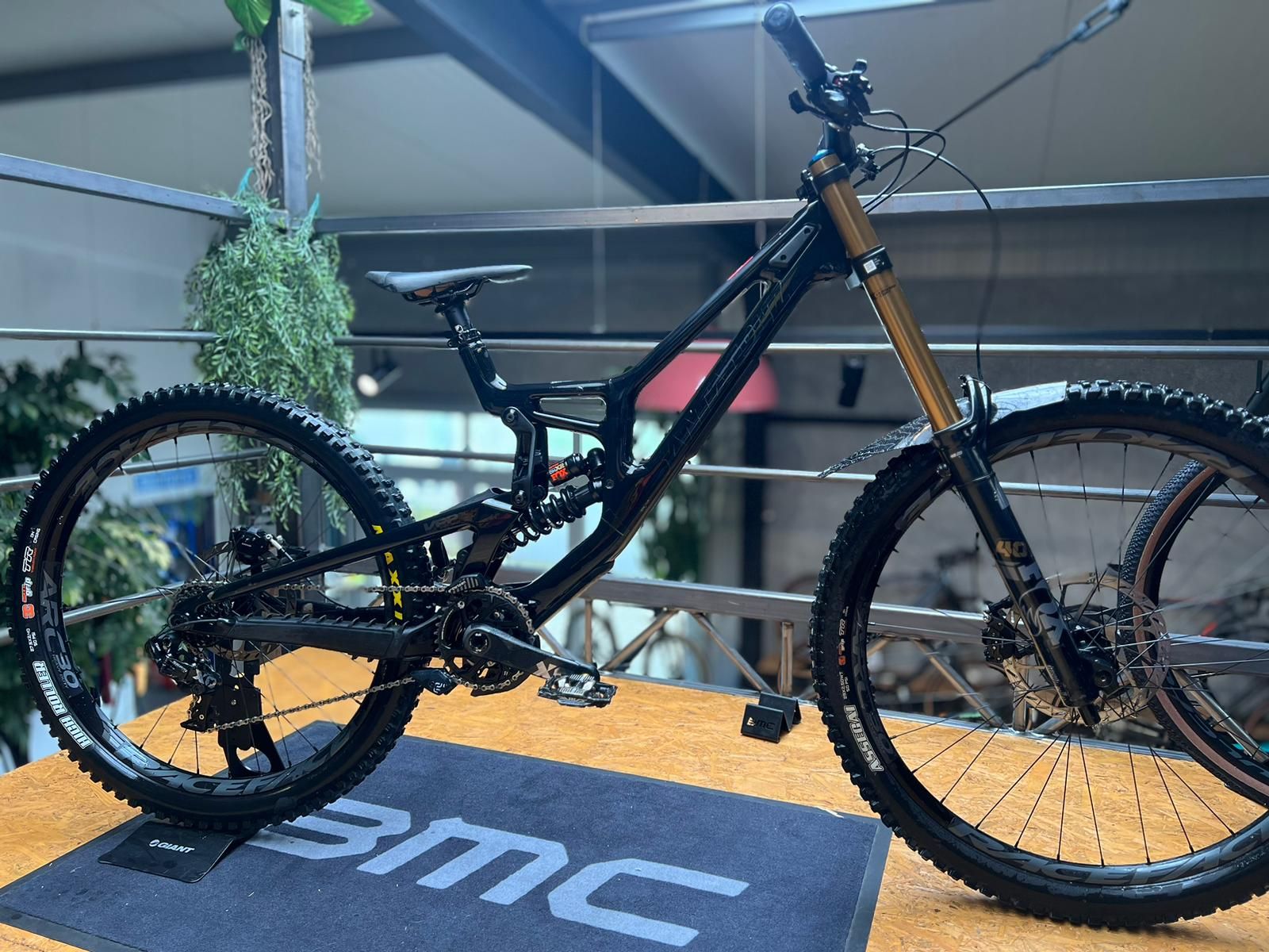 Santa Cruz ROWER SANTA CRUZ V10 8 CC DH X01 2025 M 2025