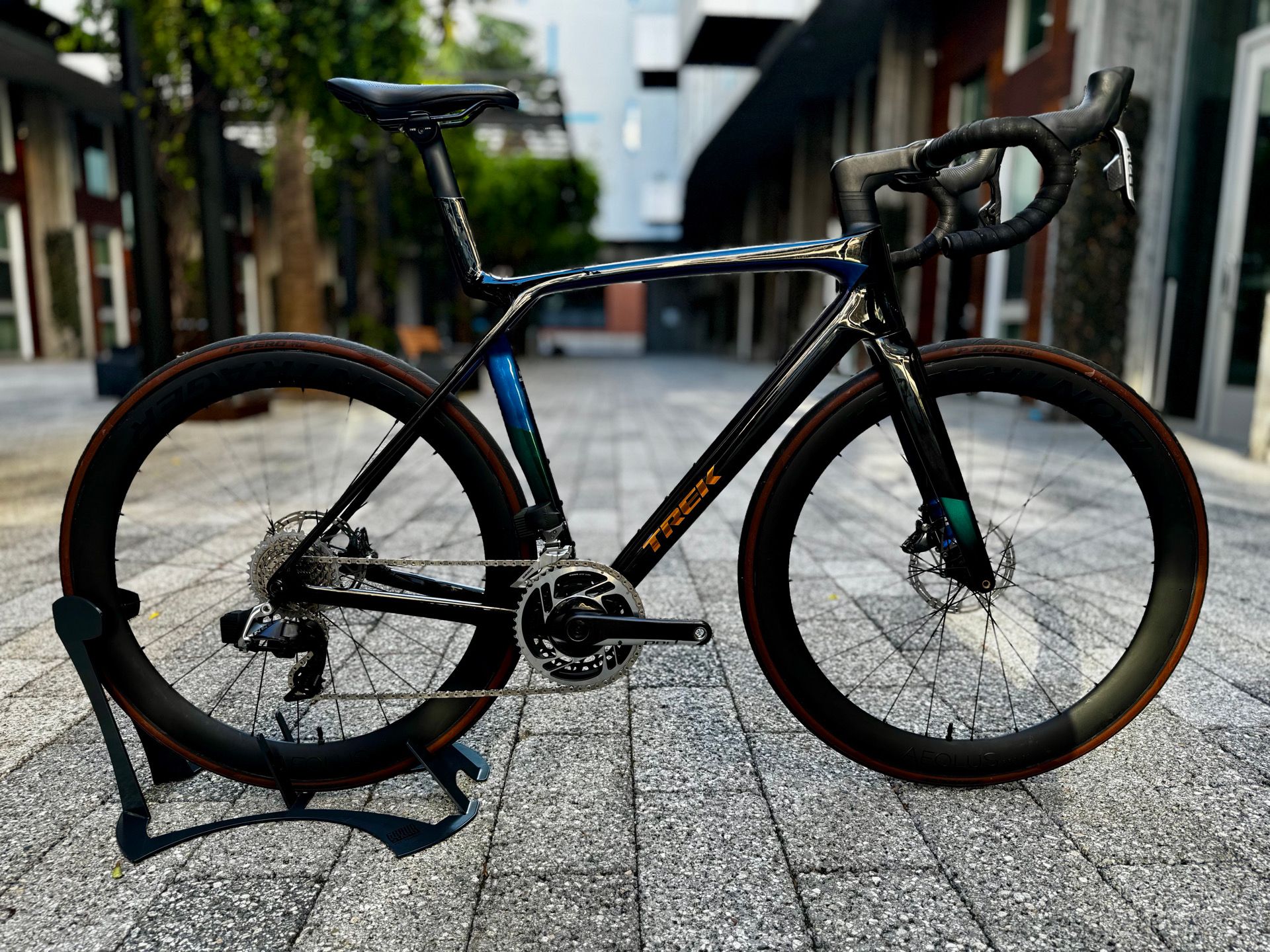Trek Madone Gen 8 Sram Red 2025