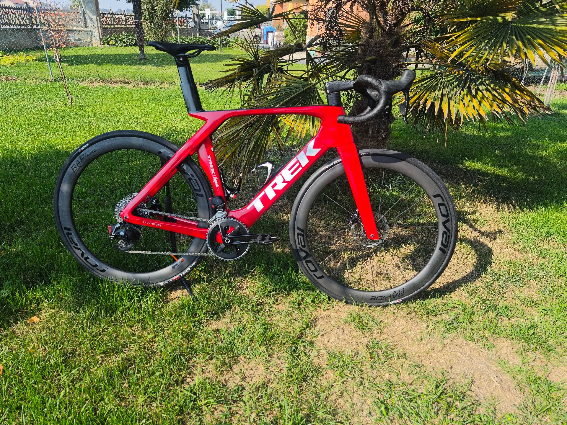 Trek Madone SRAM Rival eTap AXS 2023