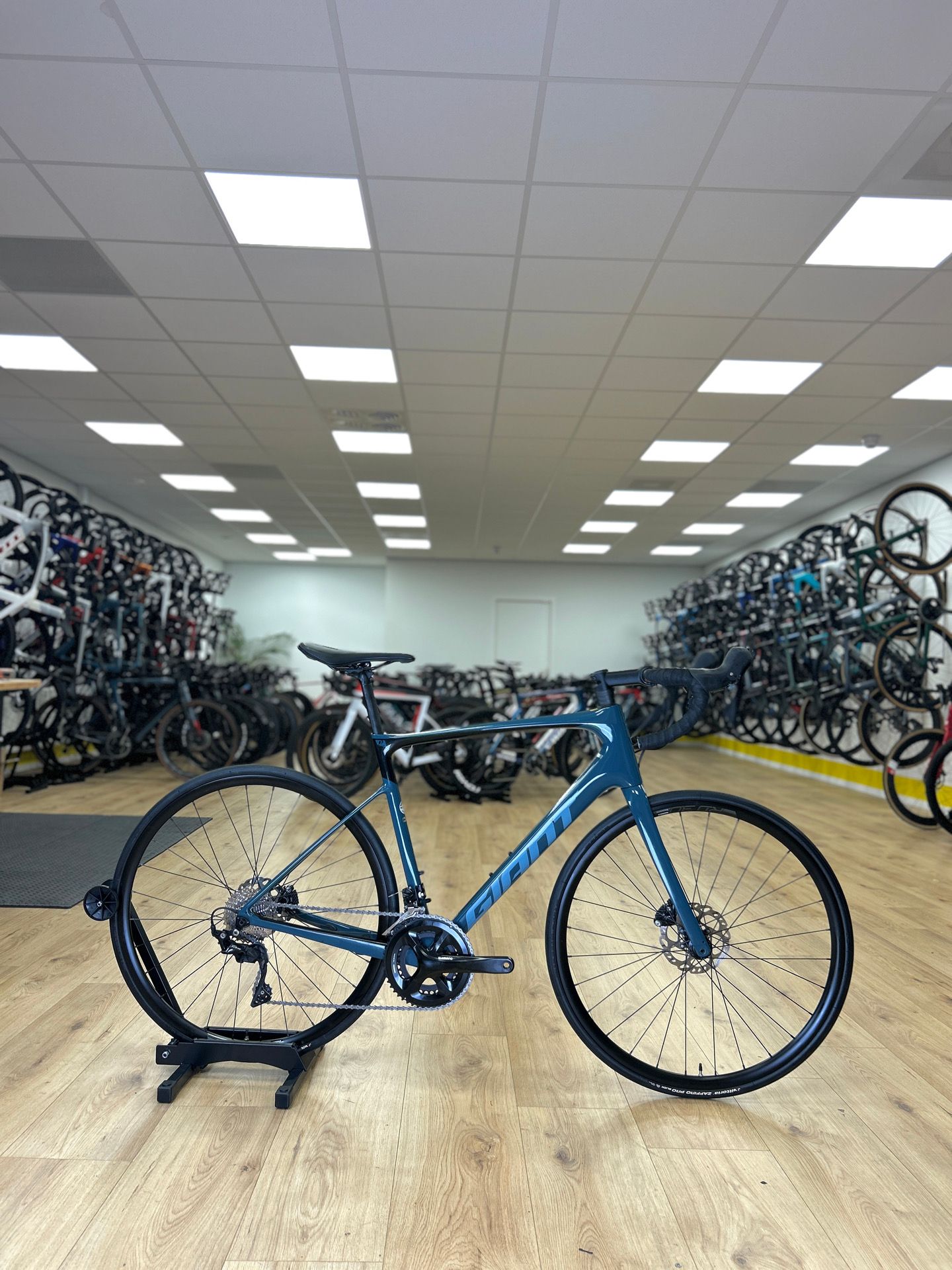 Giant Giant Defy 2024 Disc Carbon Racefiets 2024