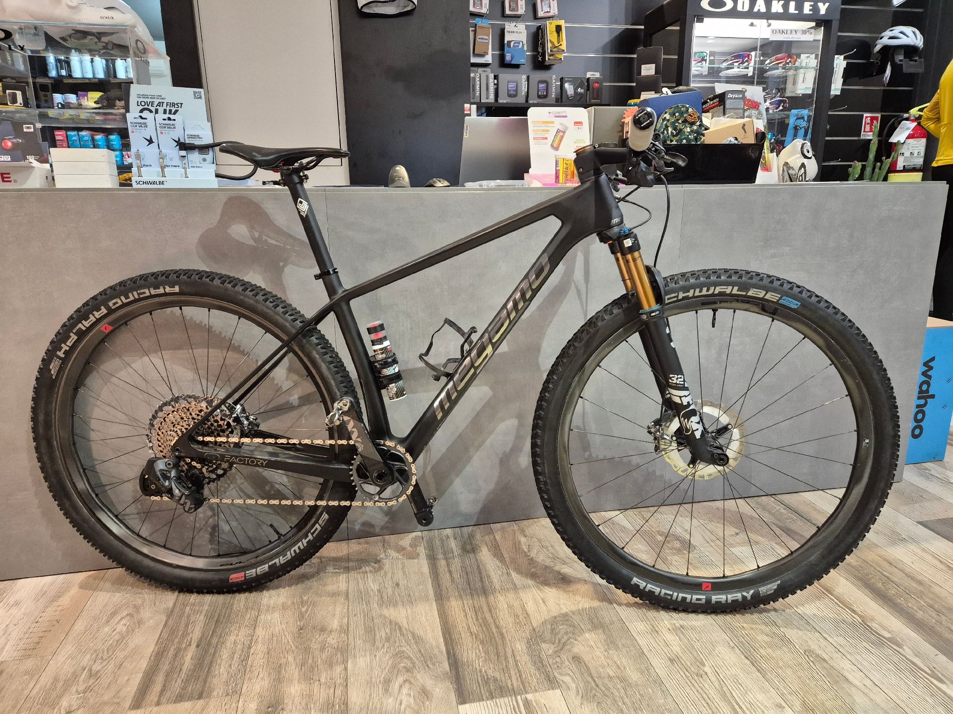 Megamo FACTORY AXS 01 2023 2023