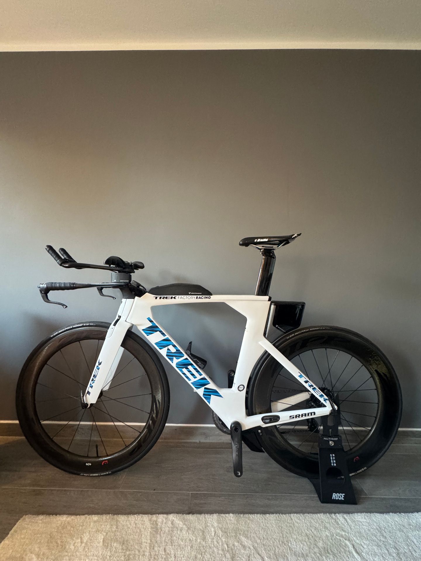 Trek Speed concept SRAM Force eTap AXS 2019