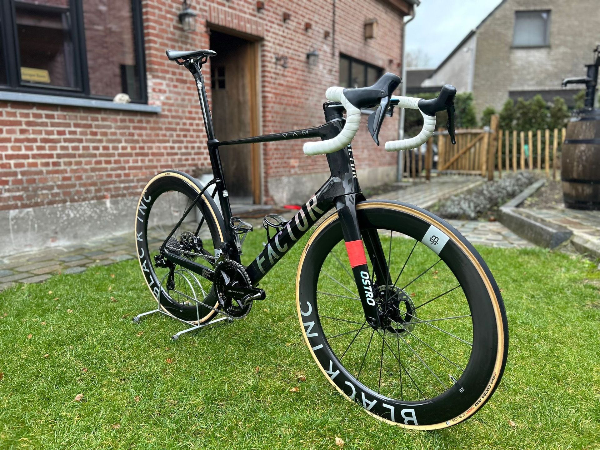 Factor Ostro Shimano Dura Ace Di2 2025