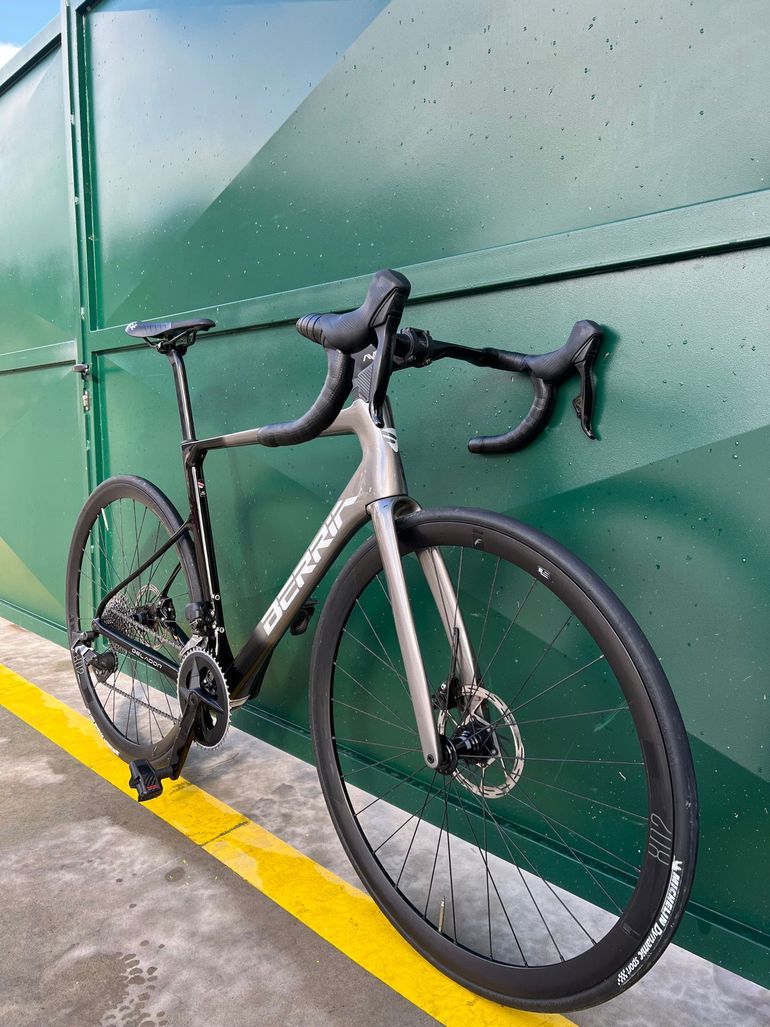 Berria BELADOR AXS Carbono 2023