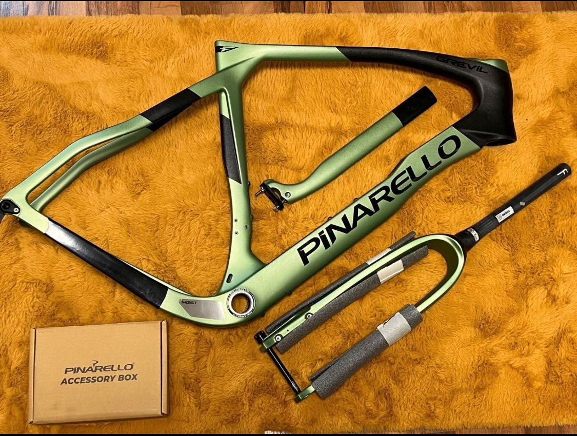 Pinarello GREVIL F9 - SHIMANO GRX Di2 2024 Frameset 2024