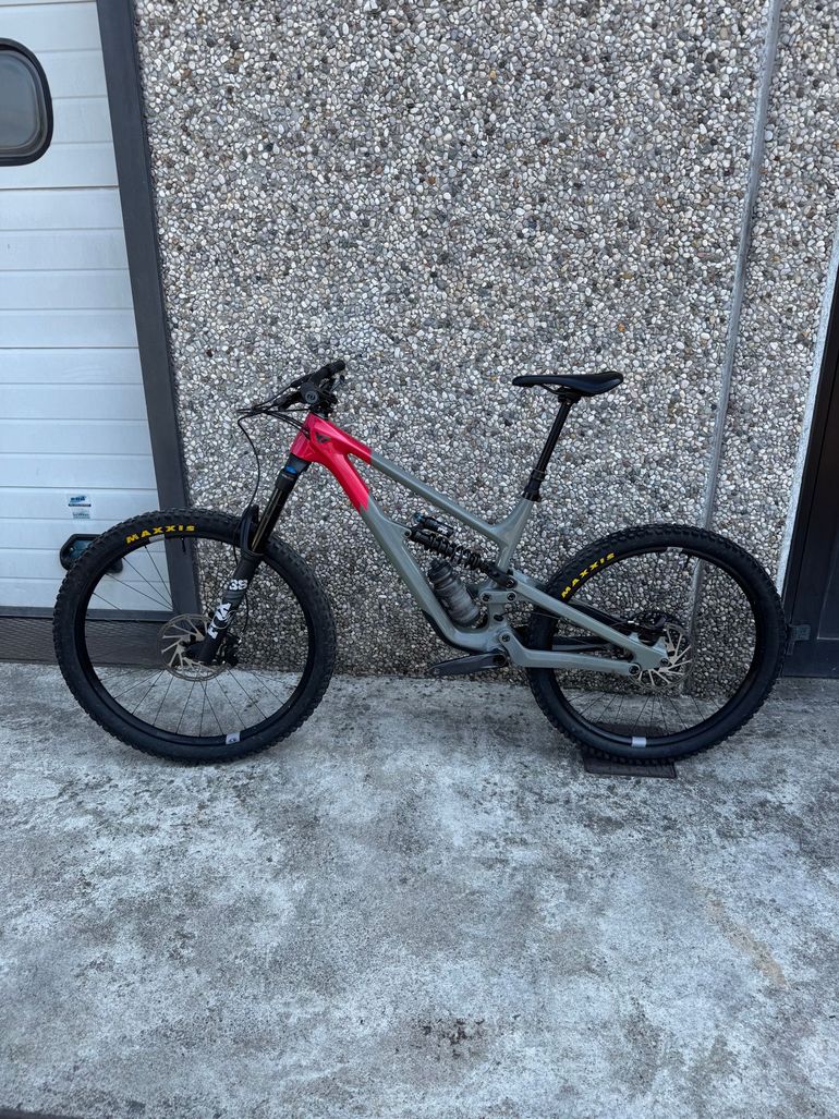 YT Industries Capra UNCAGED 10 MX CF 2023 2023