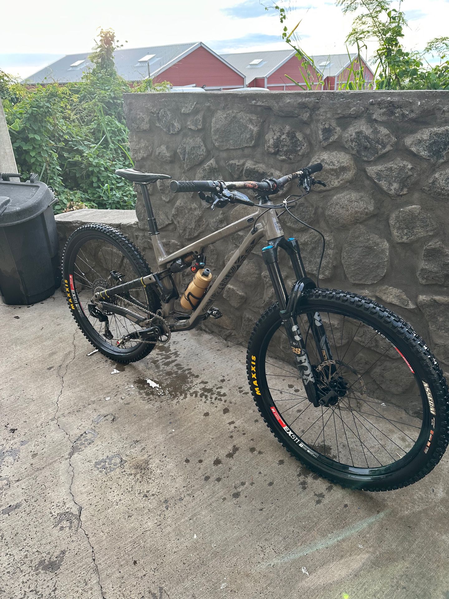 Commencal Meta TR V4 2023